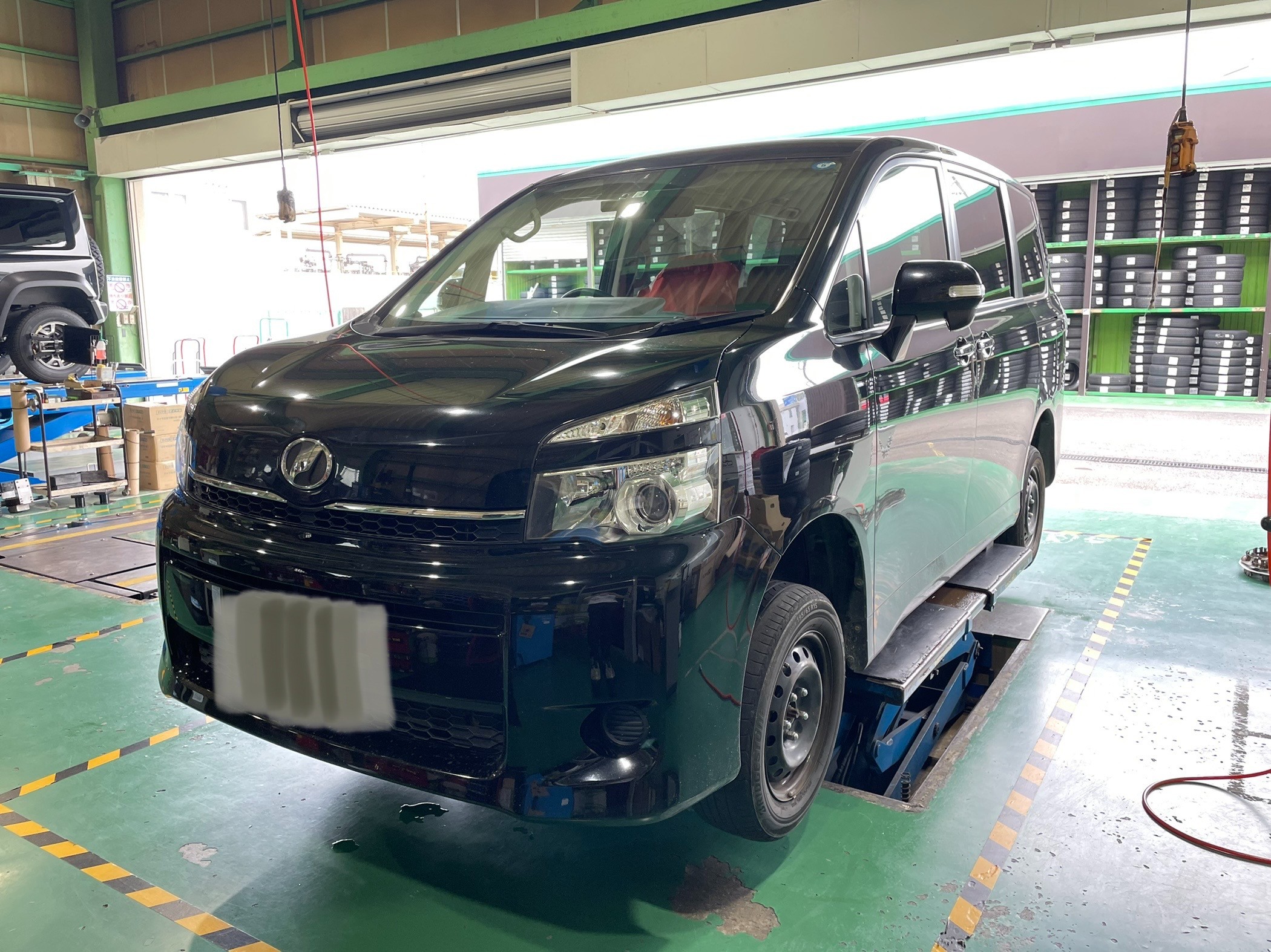 【トヨタ・ZRR70・ヴォクシー】ノーマルタイヤ交換 | 店舗おススメ情報 | タイヤ館 川越