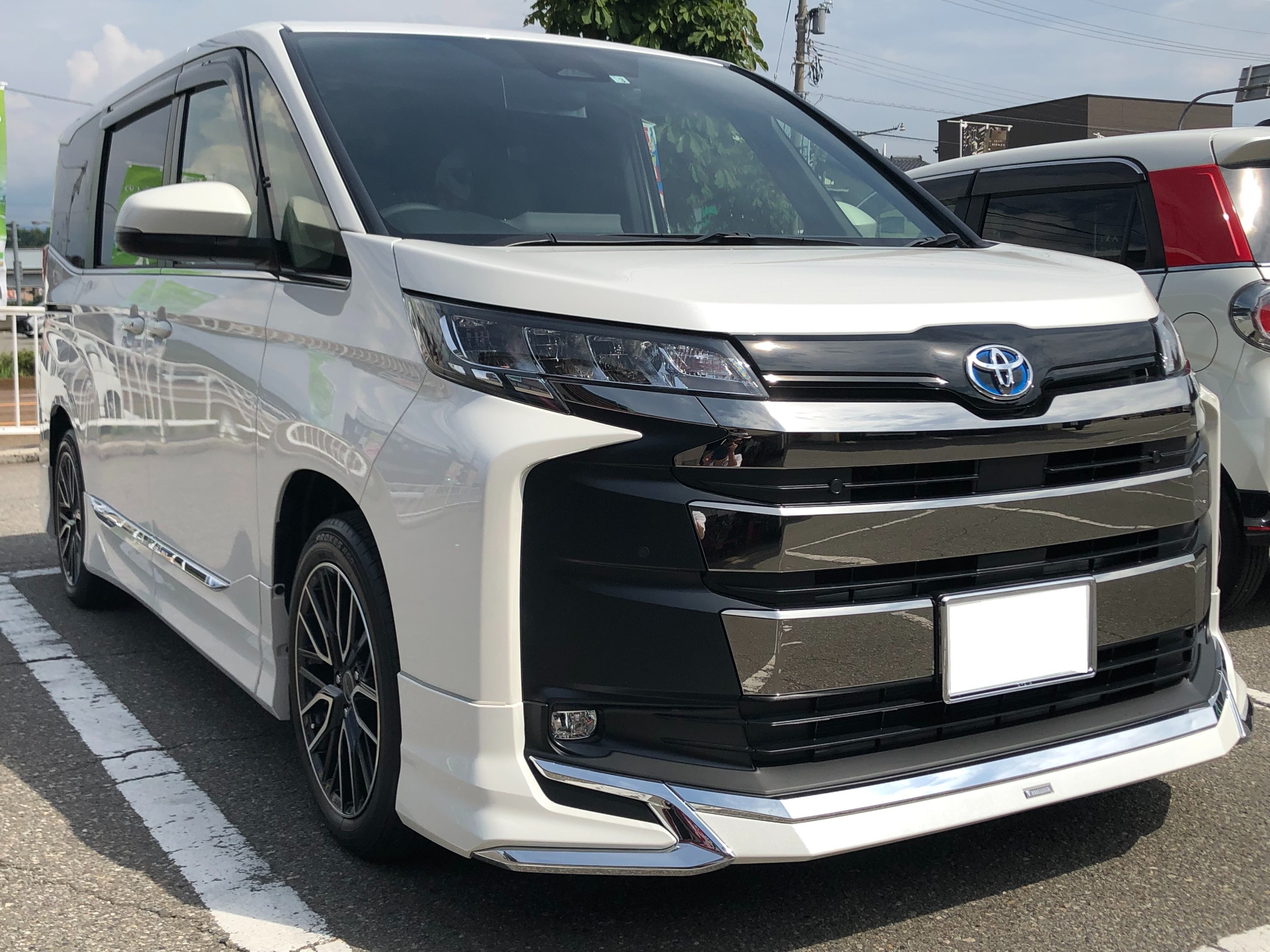 90ノア ホイール替え | 店舗おススメ情報 | タイヤ館 金沢東（石川県）