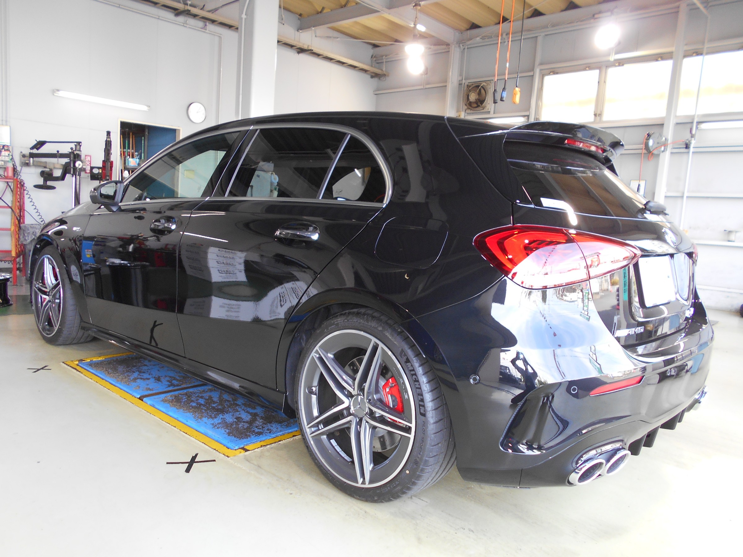 【メルセデスAMG A45S】ホイール入替 | 店舗おススメ情報 | タイヤ館 柏（千葉県）