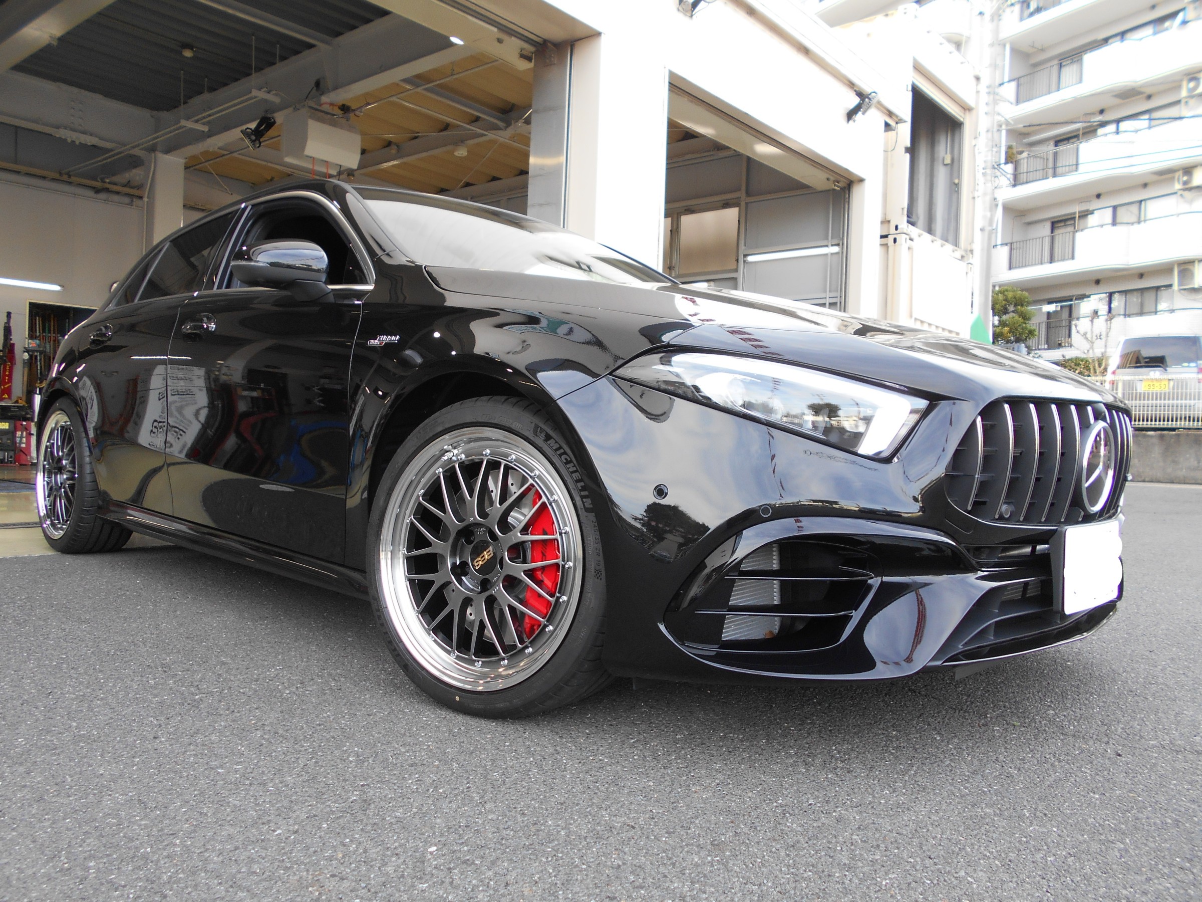 【メルセデスAMG A45S】ホイール入替 | 店舗おススメ情報 | タイヤ館 柏（千葉県）