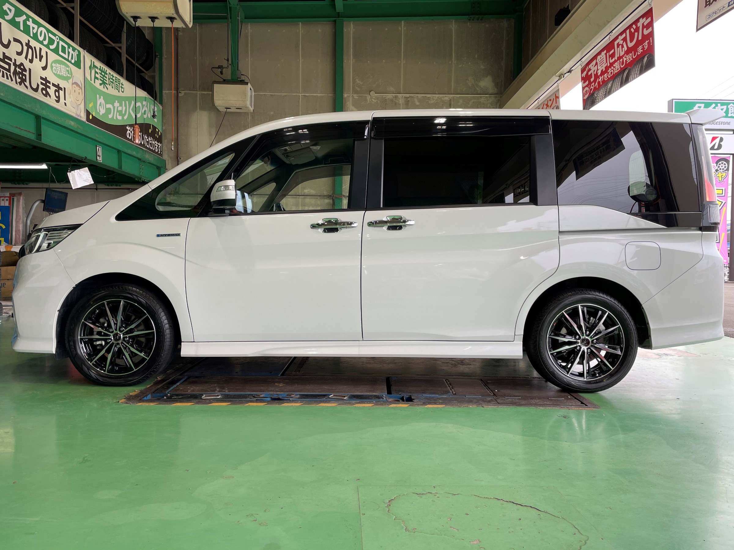 ステップワゴンスパーダ RP5 タイヤホイール取り付け LEONIS GX | 店舗おススメ情報 | タイヤ館 新居浜（愛媛県）