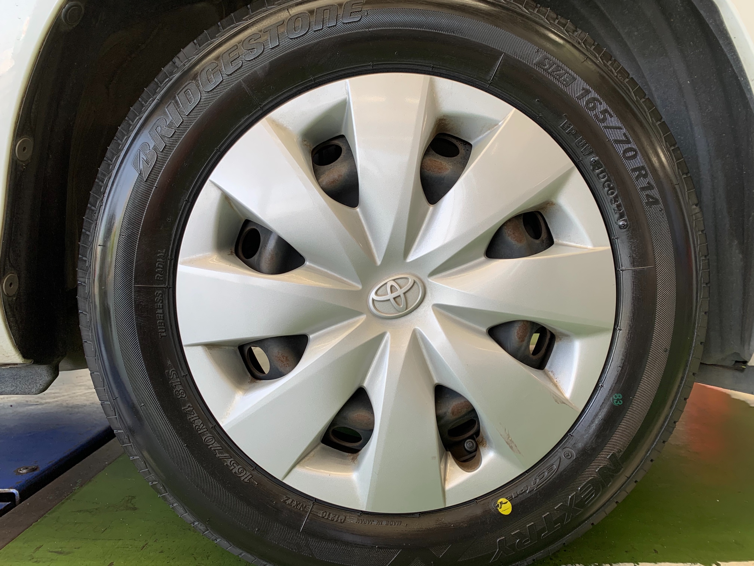 【トヨタ・ヴィッツ・NCP131】タイヤ交換 / ネクストリー | 店舗おススメ情報 | タイヤ館 うしく上柏田（茨城県）