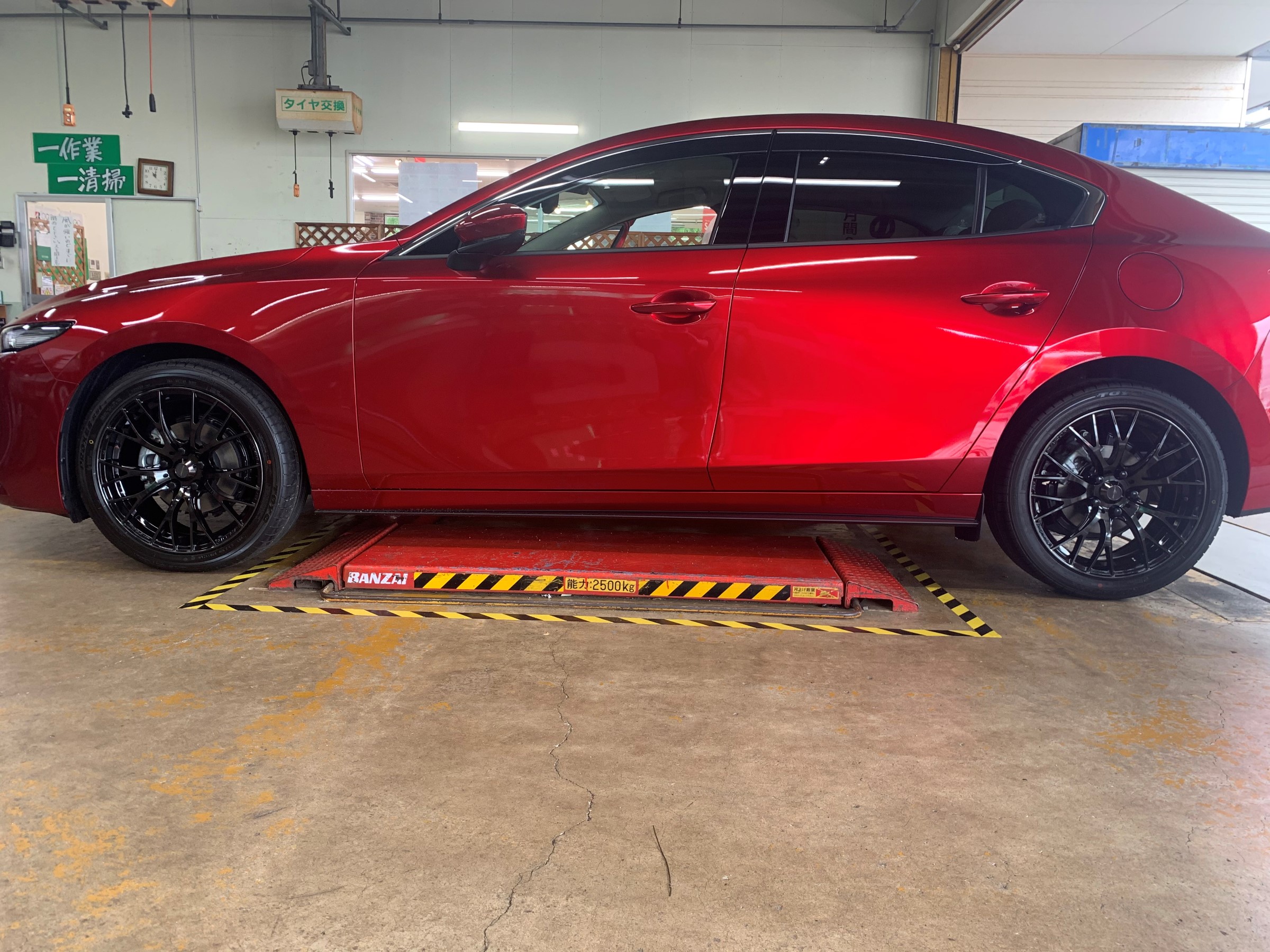 マツダ MAZDA3 WEDS SA20R アルミホイール交換 | 店舗おススメ情報 | タイヤ館 酒田（山形県）