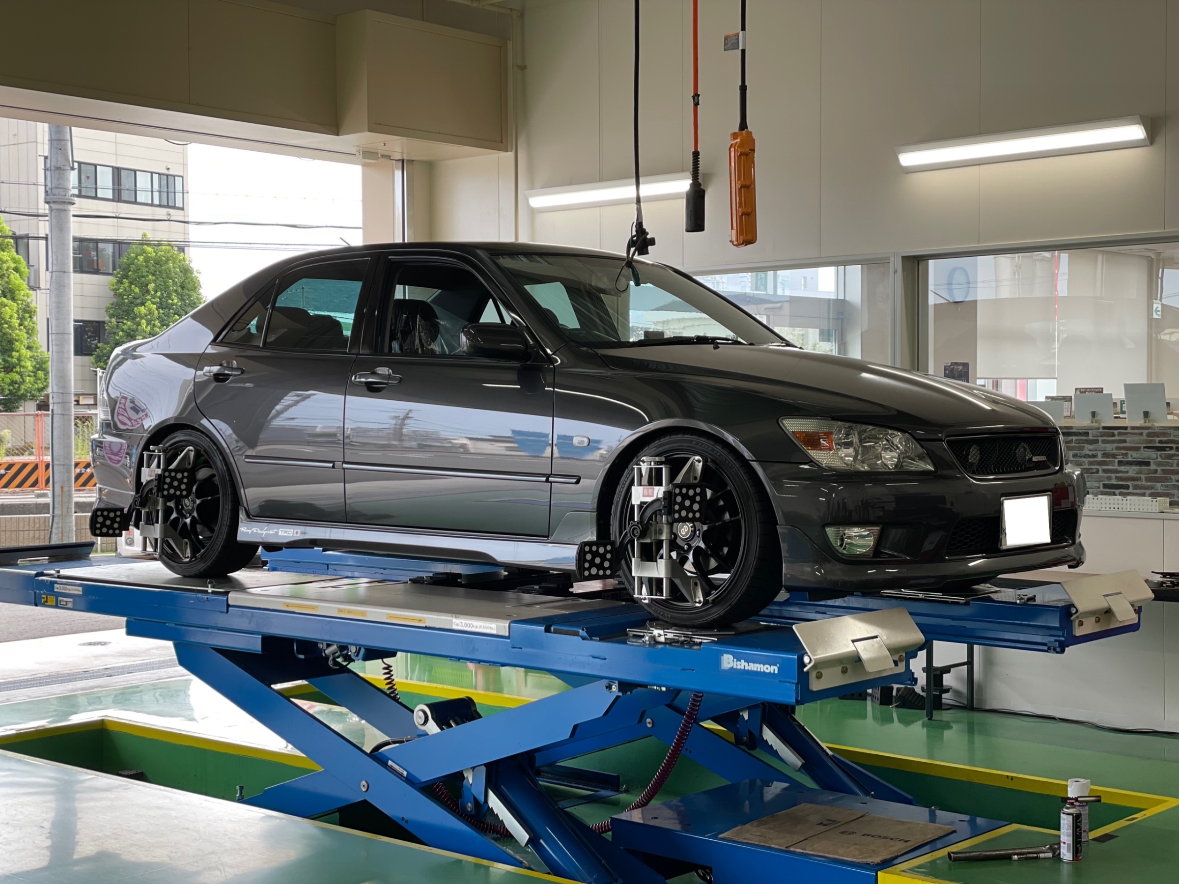 トヨタ アルテッツァ GXE10 アライメント調整 | 店舗おススメ情報 | タイヤ館 姫路（兵庫県）