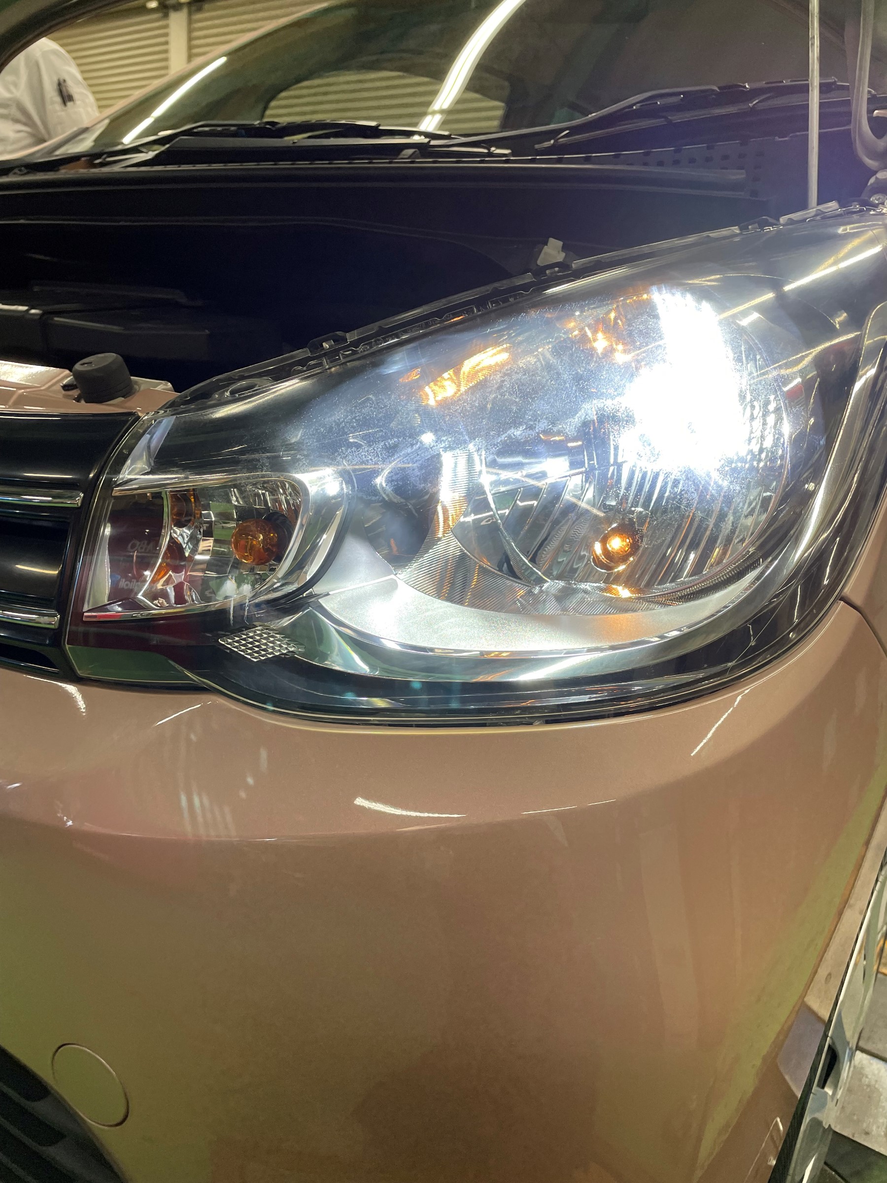 eKワゴン(B11W)のヘッドライトにLED球を取り付け♪ | 店舗おススメ情報 | タイヤ館 岩出（和歌山県）