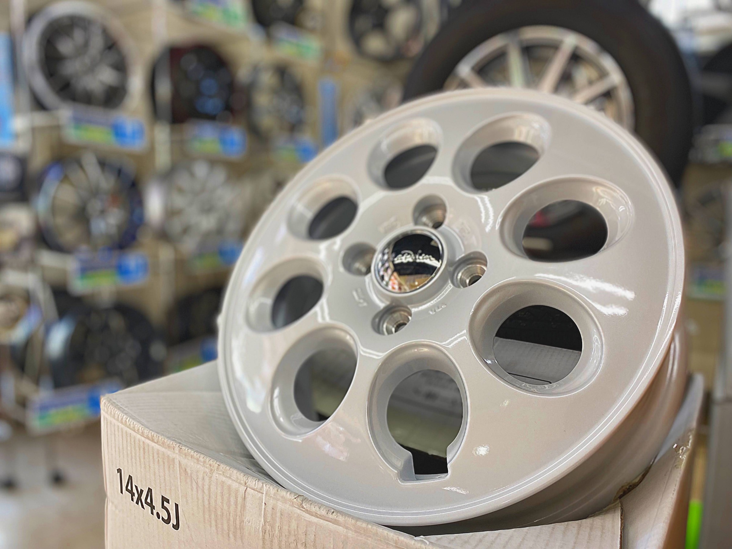 LaLa Palm Oval(ララパームオーバル) | 店舗おススメ情報 | タイヤ館 富士 | タイヤからはじまる、トータルカーメンテナンス タイヤ館グループ