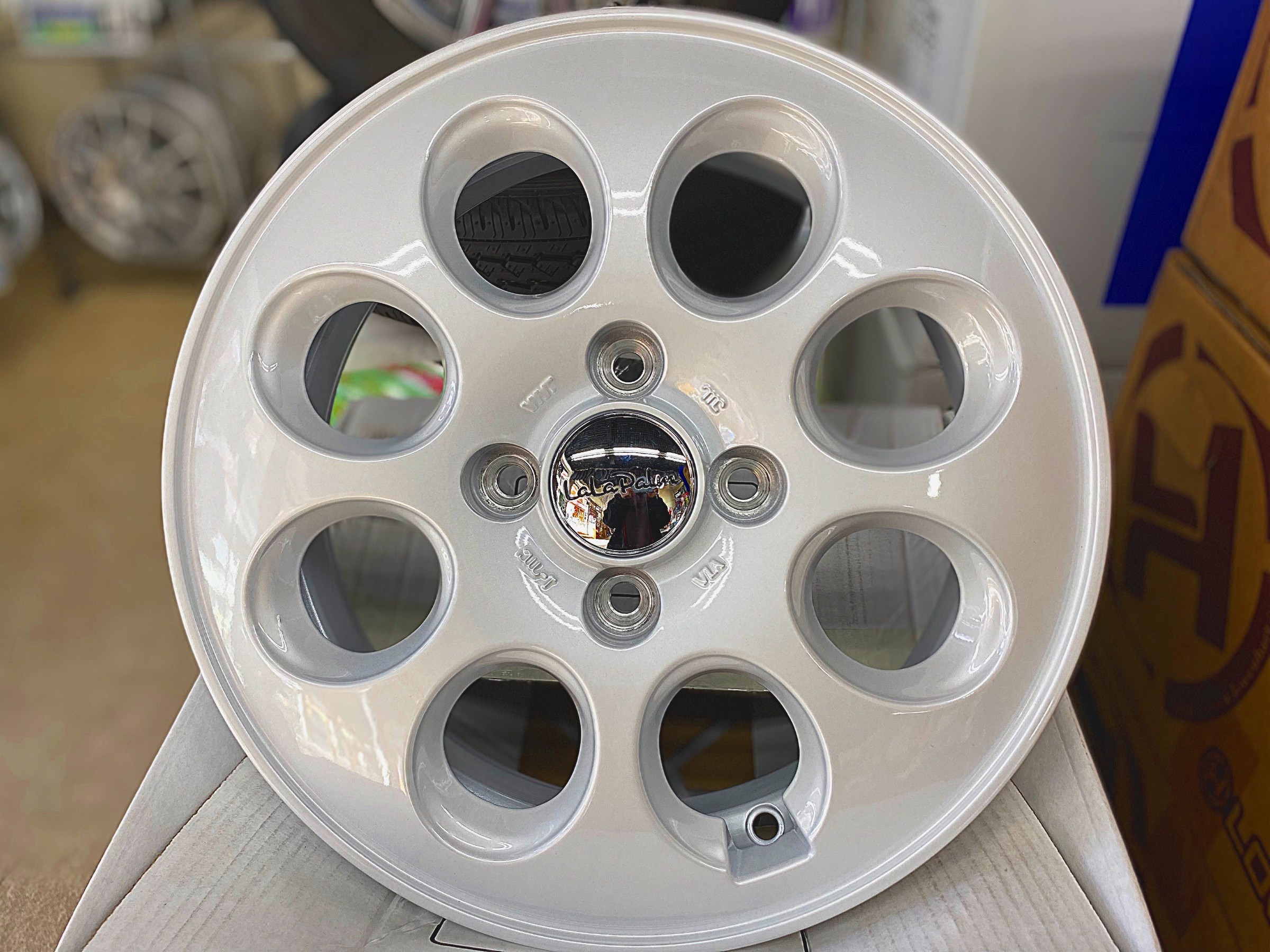 LaLa Palm Oval(ララパームオーバル) | 店舗おススメ情報 | タイヤ館 富士 | タイヤからはじまる、トータルカーメンテナンス タイヤ館グループ