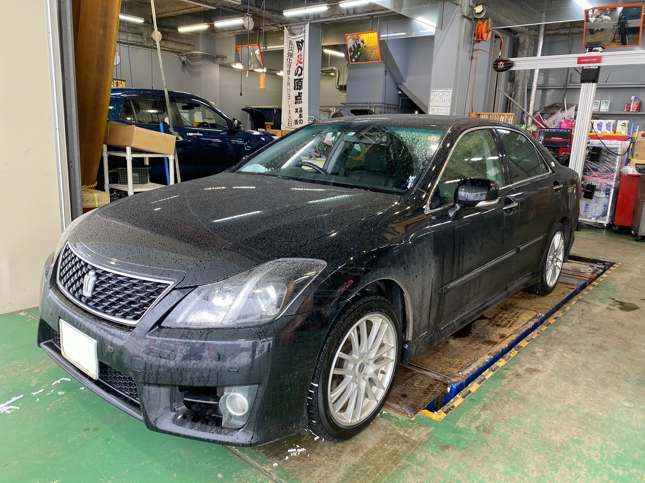 トヨタ クラウン(GRS202)のエバポレーター洗浄&エアコンフィルター交換！ | 店舗おススメ情報 | タイヤ館 桑園（北海道）