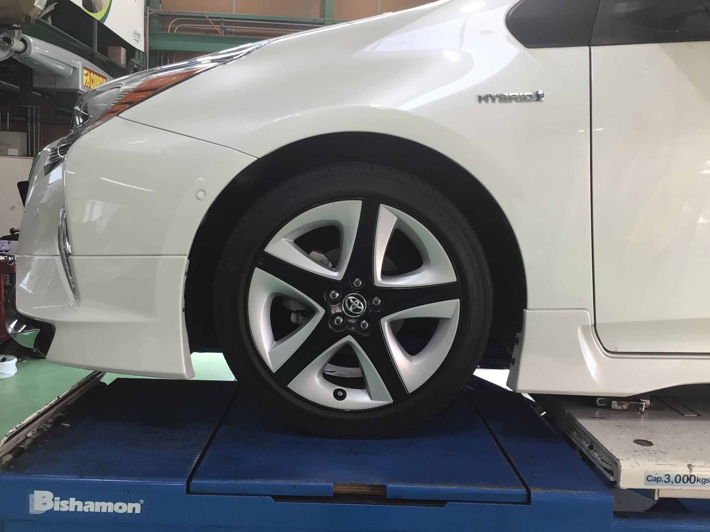 ホイールイベント開催中！「KYOHO シュナイダー LMX」を「50 プリウス」に装着！ | 店舗おススメ情報 | タイヤ館 堺北（大阪府）