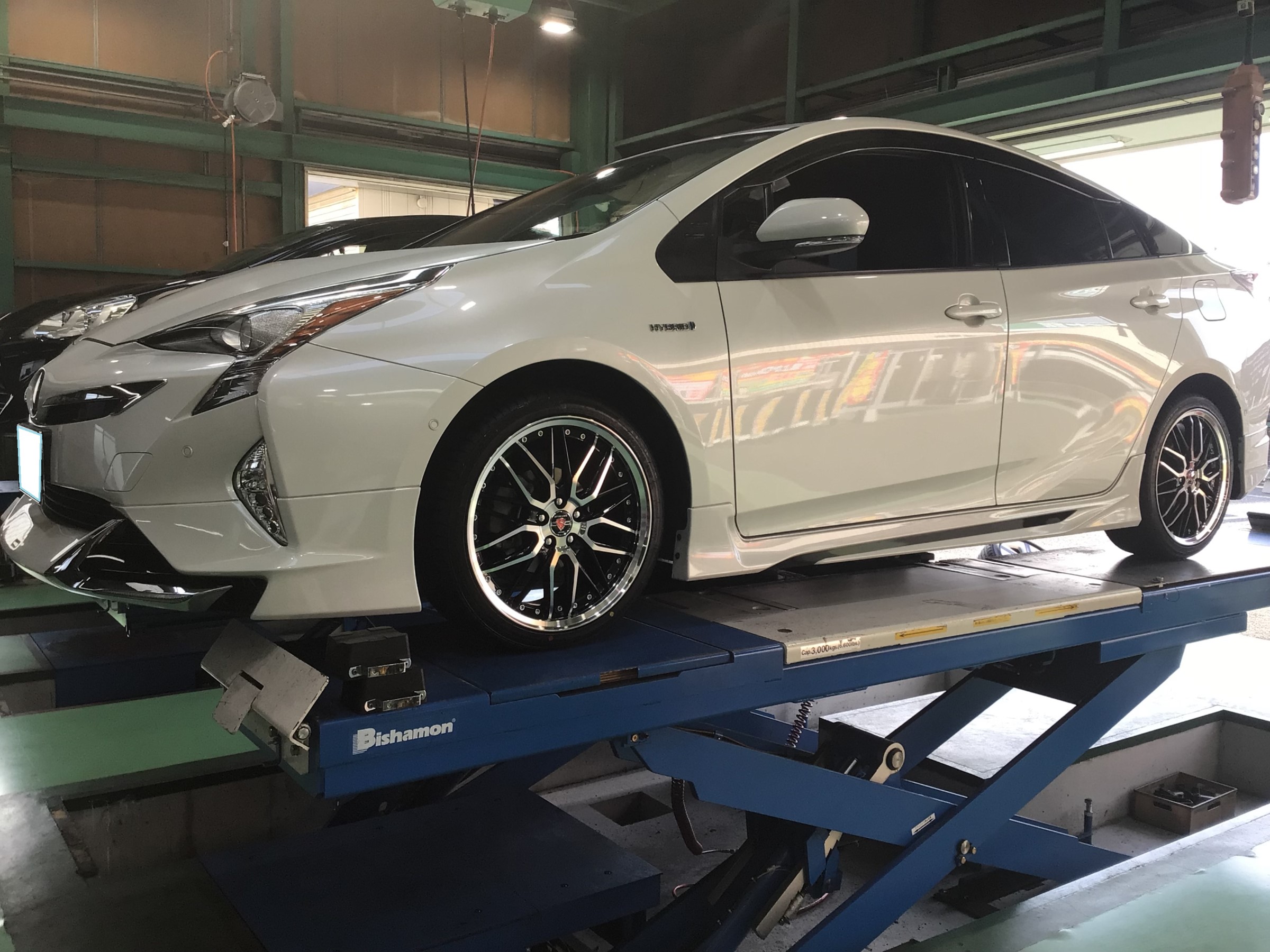 ホイールイベント開催中！「KYOHO シュナイダー LMX」を「50 プリウス」に装着！ | 店舗おススメ情報 | タイヤ館 堺北（大阪府）