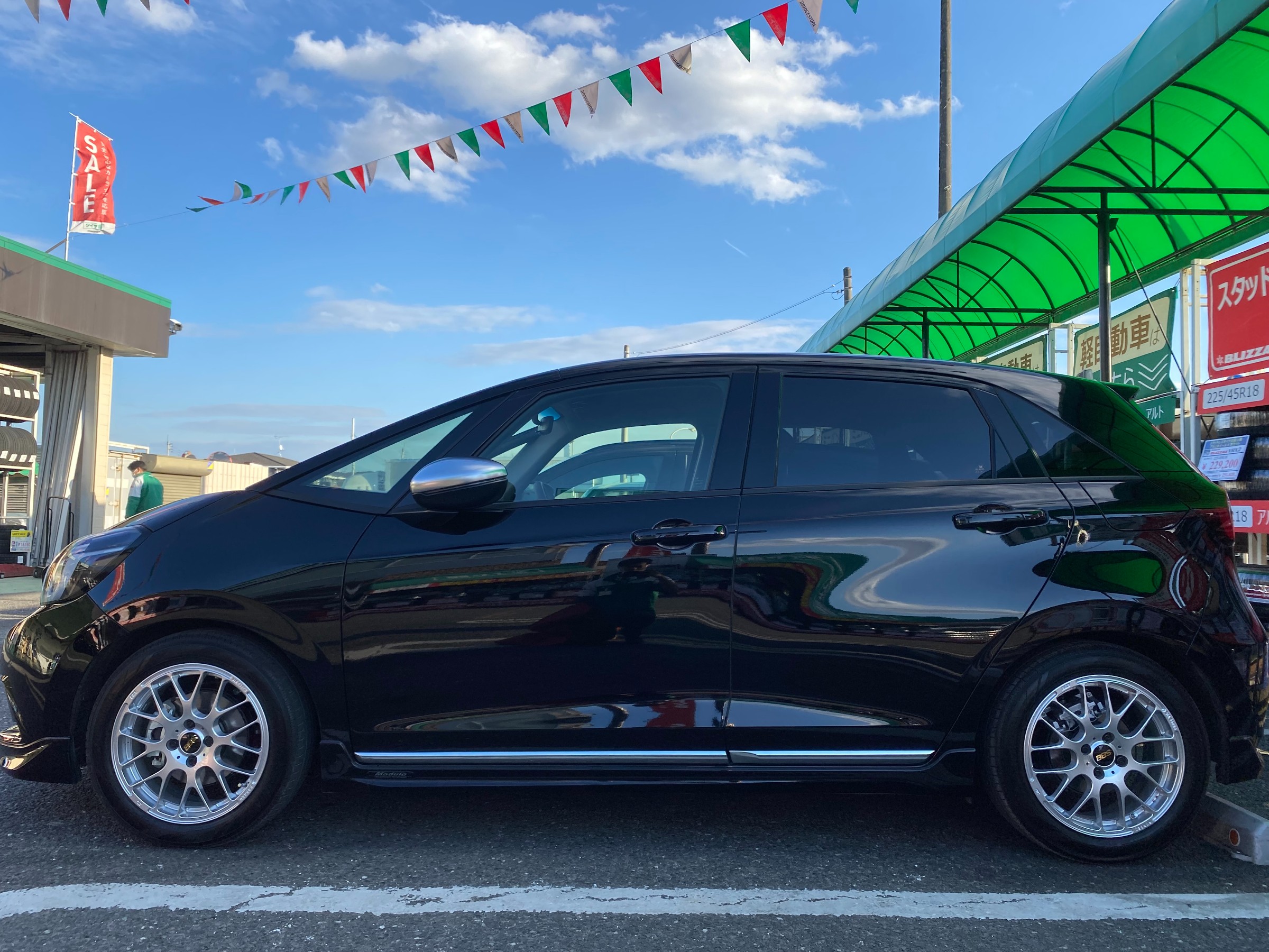 【ホンダ・フィット・GR3】ダウンサス取付 | 店舗おススメ情報 | タイヤ館 土浦北インター（茨城県）