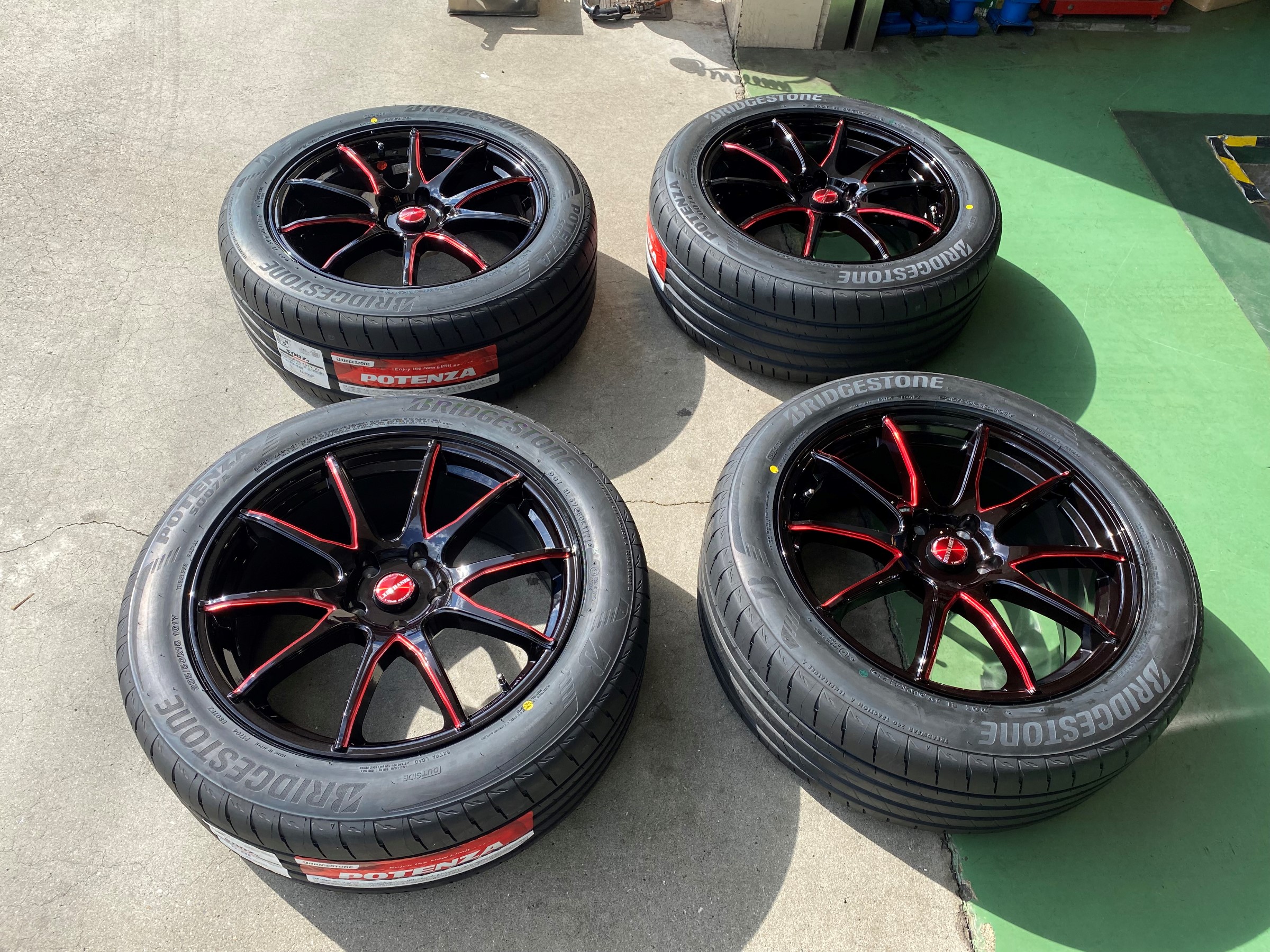 『マスタング』タイヤ＆ホイール交換♪ | 店舗おススメ情報 | タイヤ館 神戸（兵庫県）