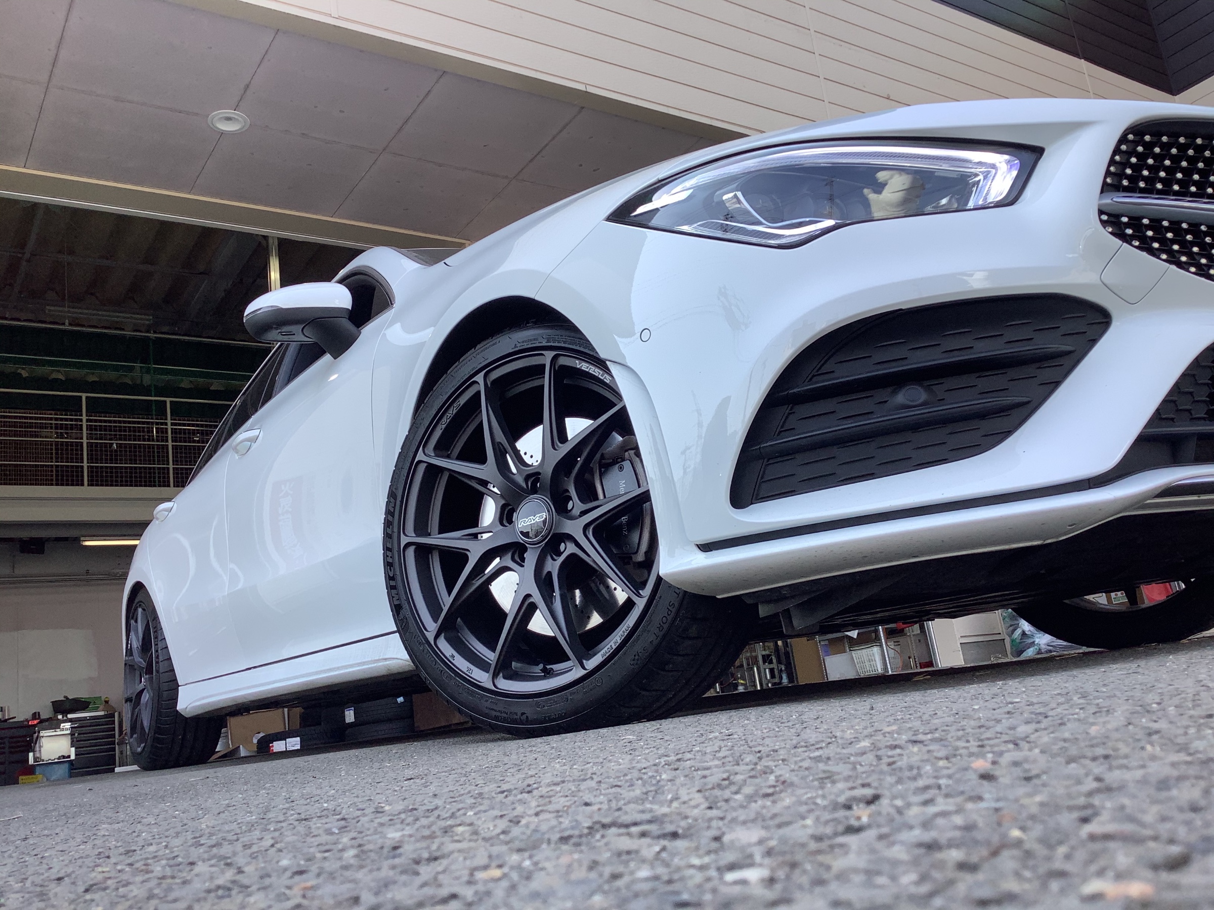 RAYS ”VERSUS VV21S” ベンツ CLA 装着！！ | 店舗おススメ情報 | タイヤ館 中山（宮城県）