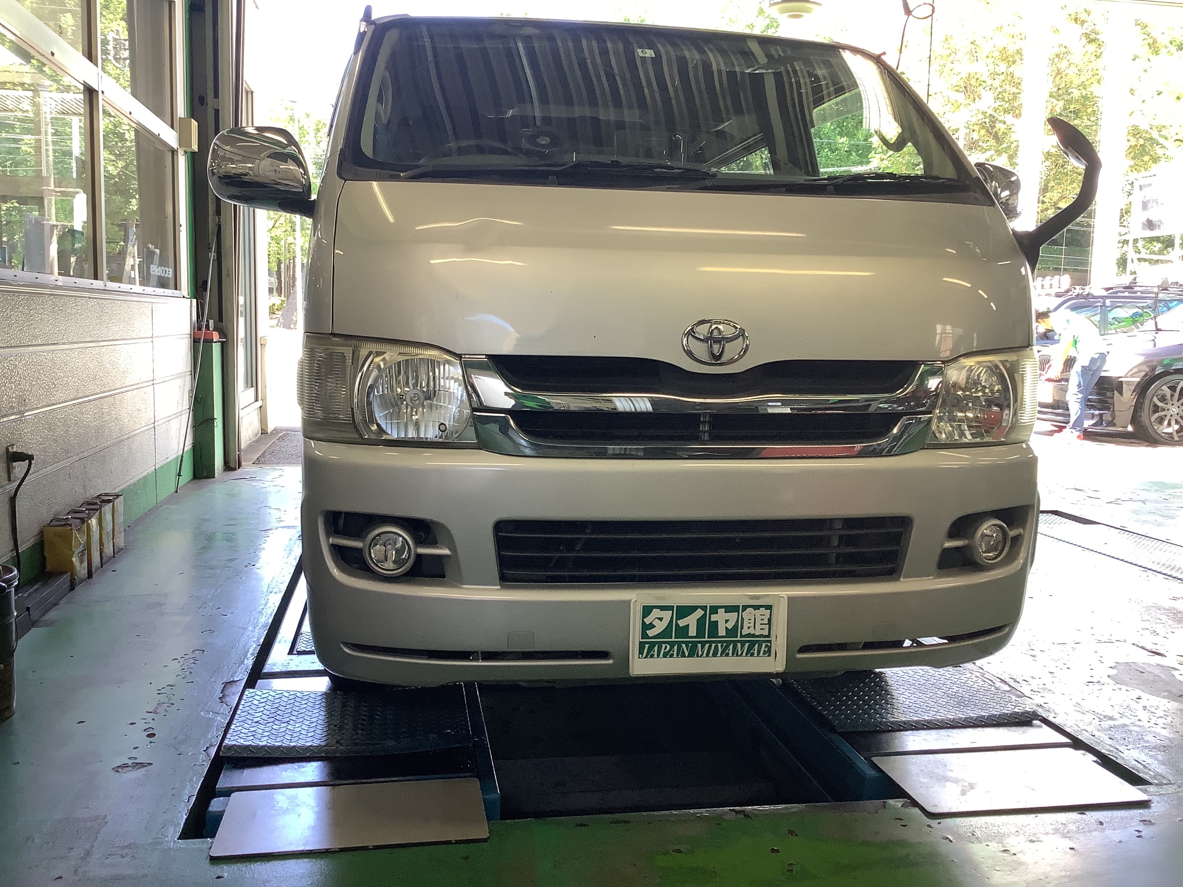 TRH200 ハイエース ATF圧送交換 | 店舗おススメ情報 | タイヤ館 ジャパン宮前（神奈川県）