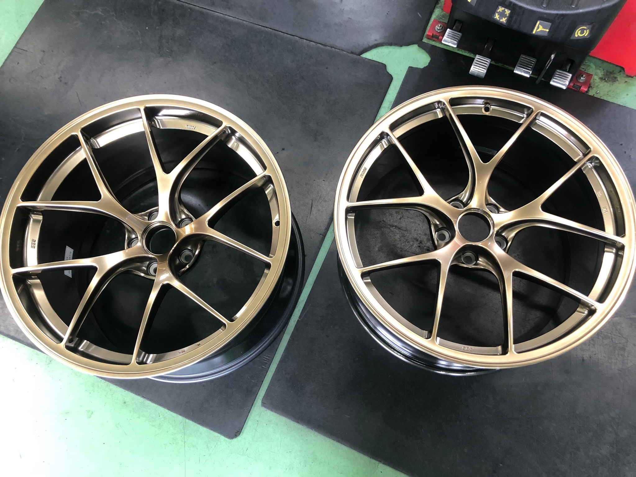 34フェアレディZにBBS RI-D 20インチ取り付け～♪ | 店舗おススメ情報 | タイヤ館 堺北（大阪府）