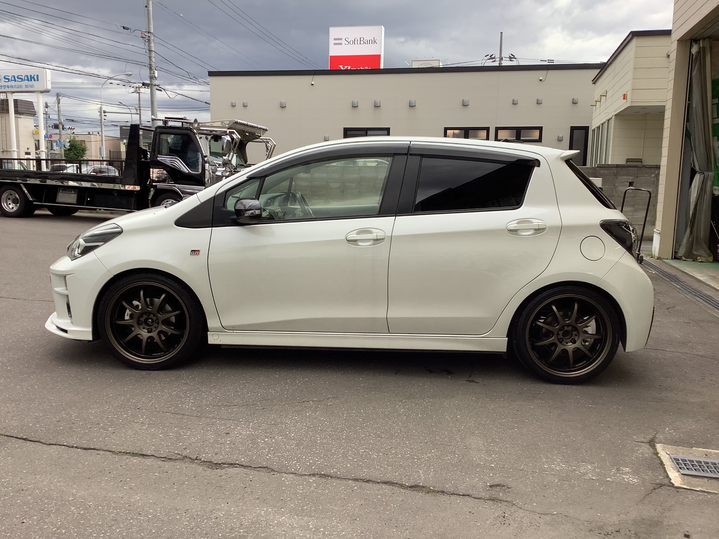 ヴィッツGR WORK エモーションD9R 装着！！！ | 店舗おススメ情報 | タイヤ館 旭川すえひろ（北海道）