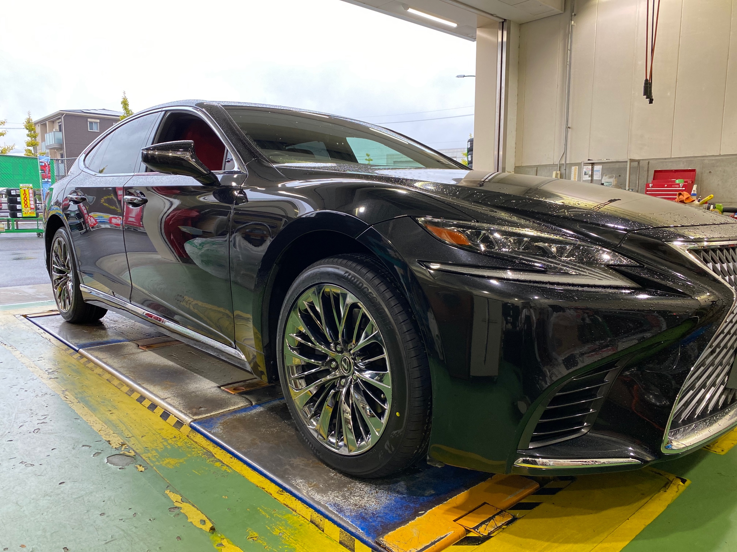 ☆レクサス LS500h☆純正タイヤ交換！！ | 店舗おススメ情報 | タイヤ館 日永（三重県）