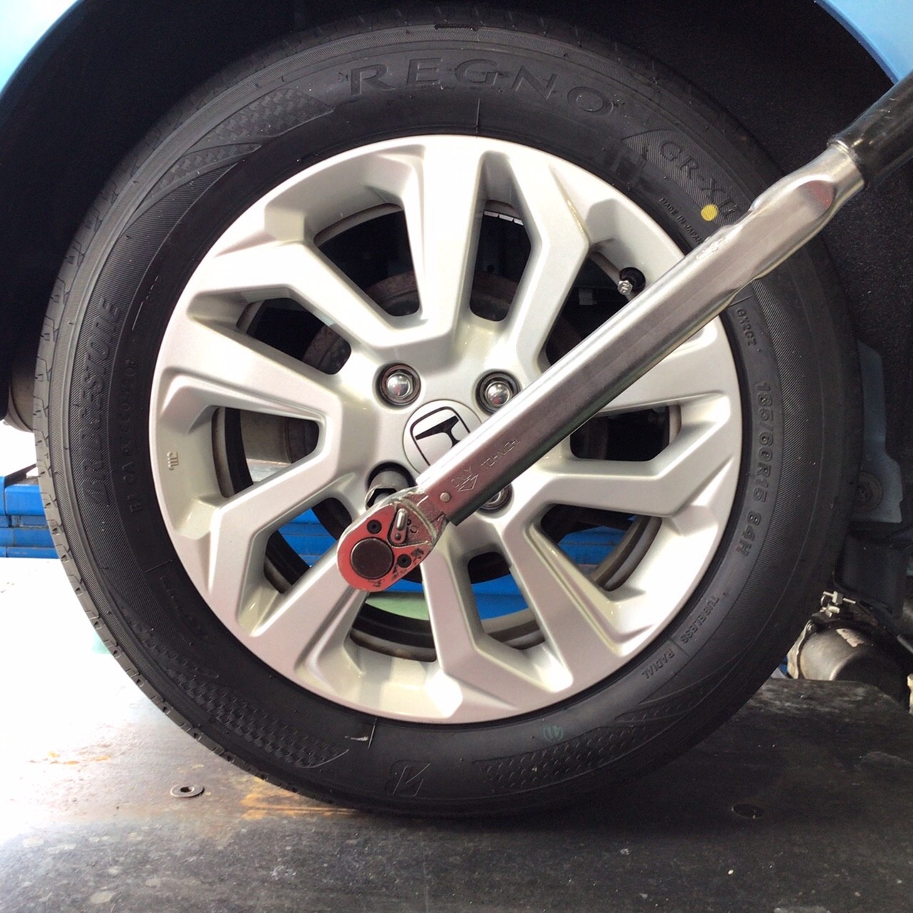 ★ホンダ フィット DBA-GK3 夏タイヤ新品交換 レグノGR–XⅡ | 店舗おススメ情報 | タイヤ館 コマツ（石川県）