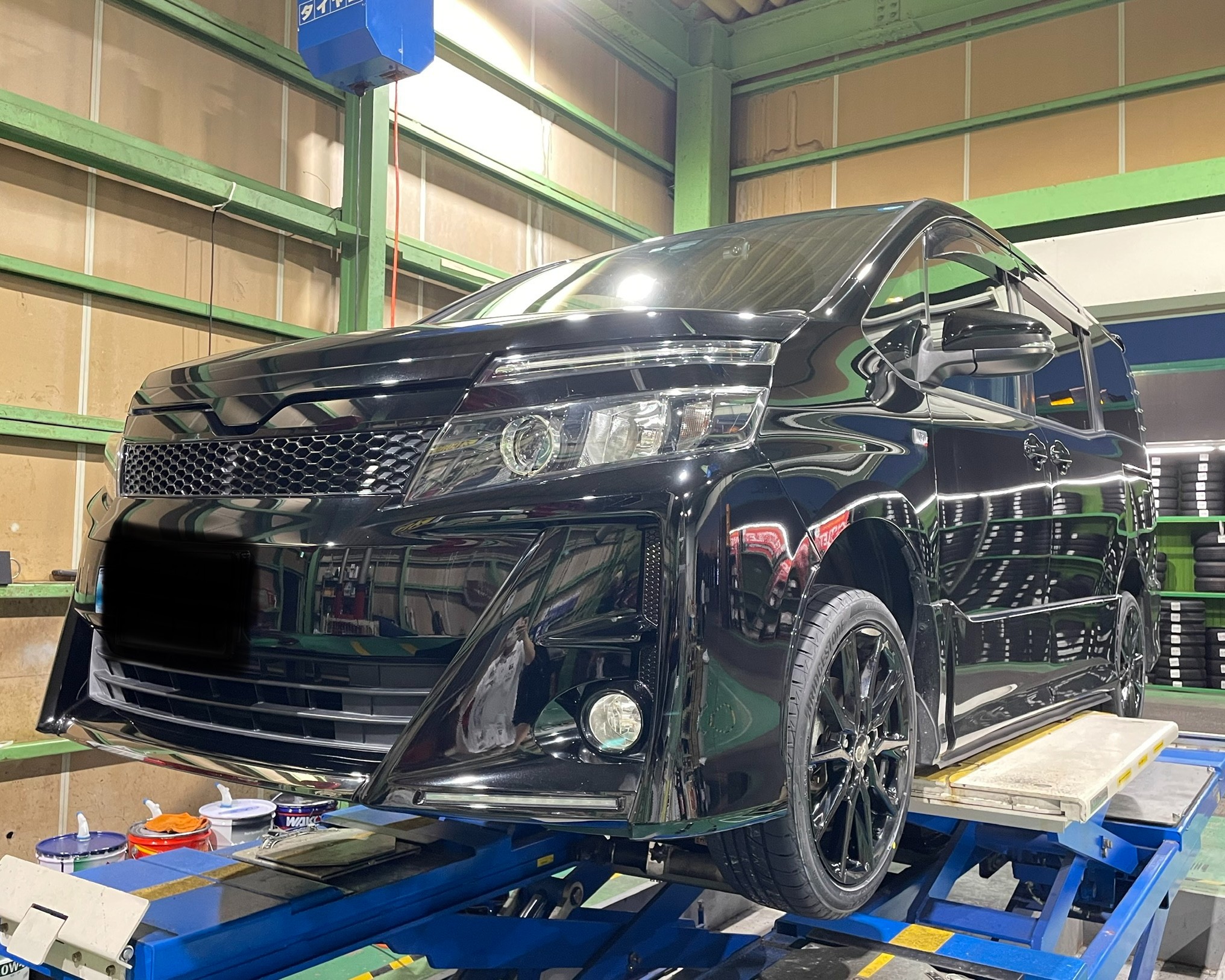 ★【トヨタ・DBA-ZRR80W・ヴォクシー】夏タイヤ交換&アライメント測定·調整 | 店舗おススメ情報 | タイヤ館 川越（三重県）