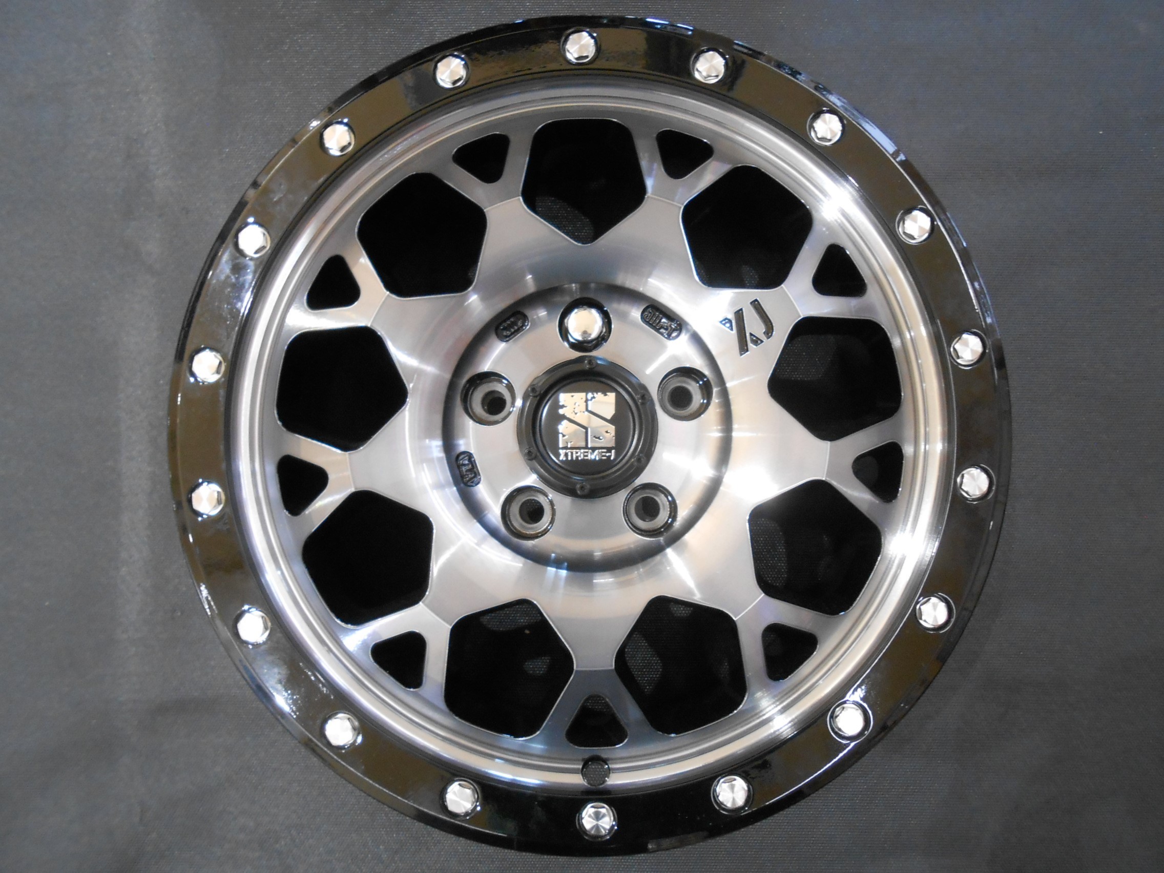 MLJ・XTREME-J XJ04 | 店舗おススメ情報 | タイヤ館 新座（埼玉県）