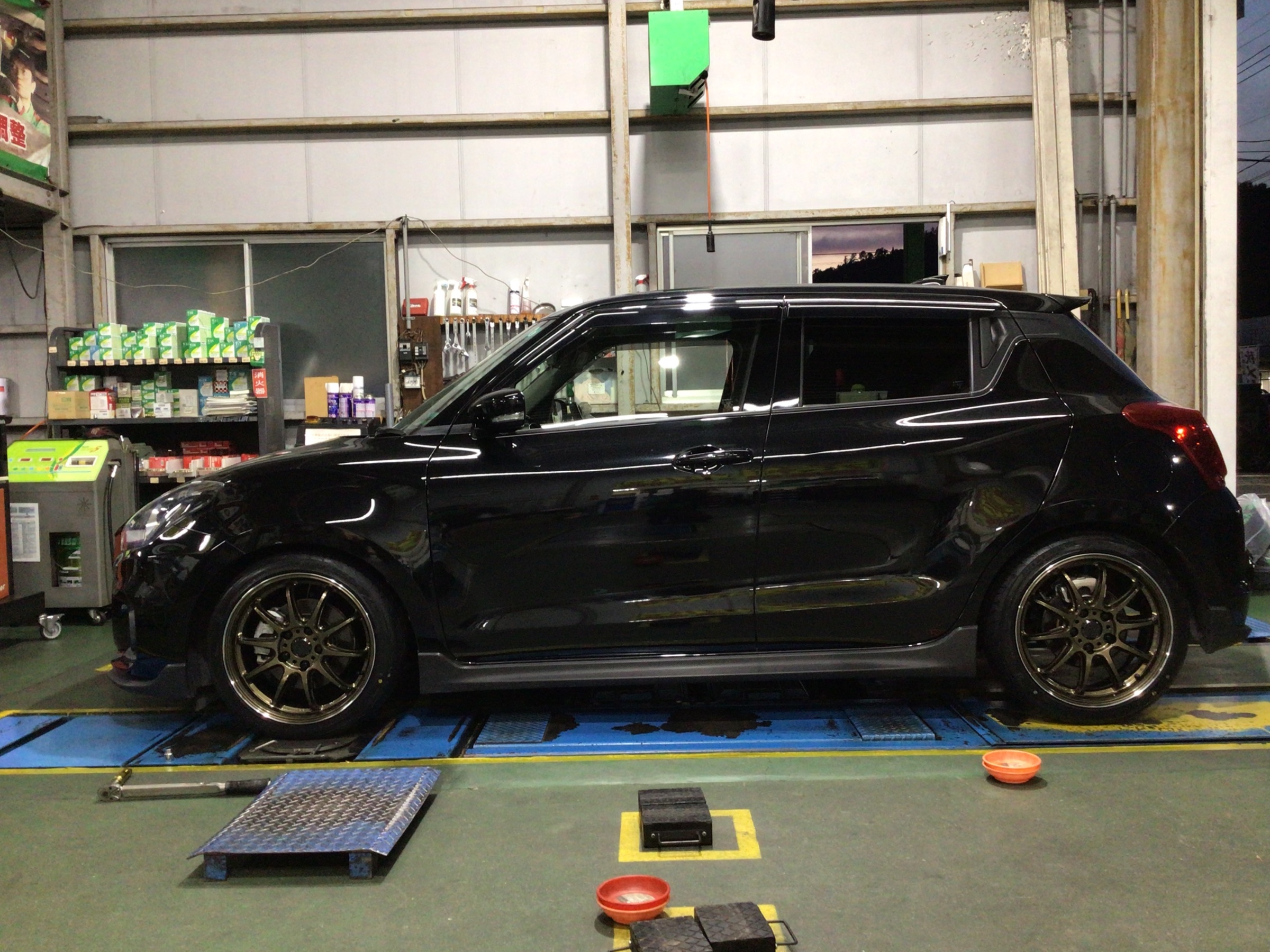 ZC33スイスポにワークZR10取り付け | 店舗おススメ情報 | タイヤ館 福山（広島県）