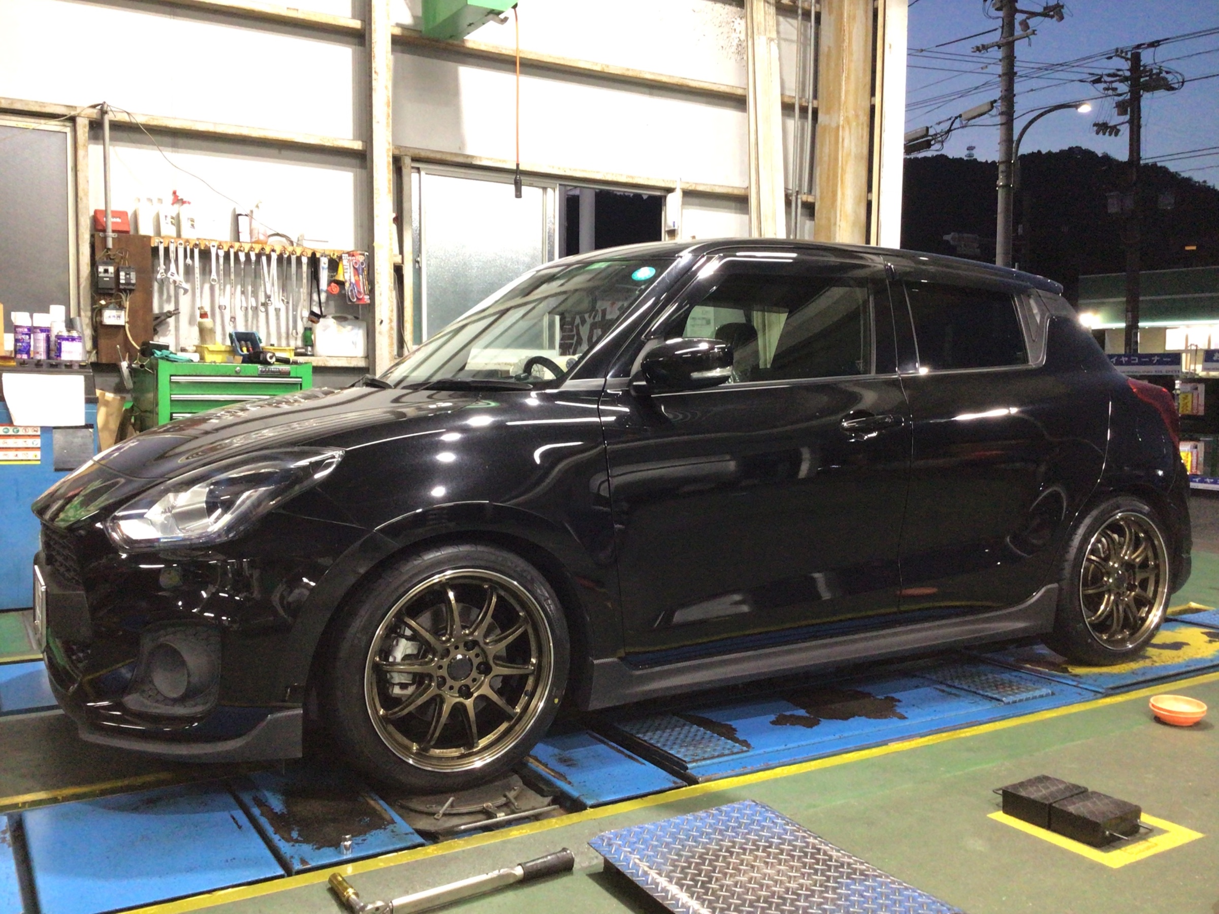 ZC33スイスポにワークZR10取り付け | 店舗おススメ情報 | タイヤ館 福山（広島県）