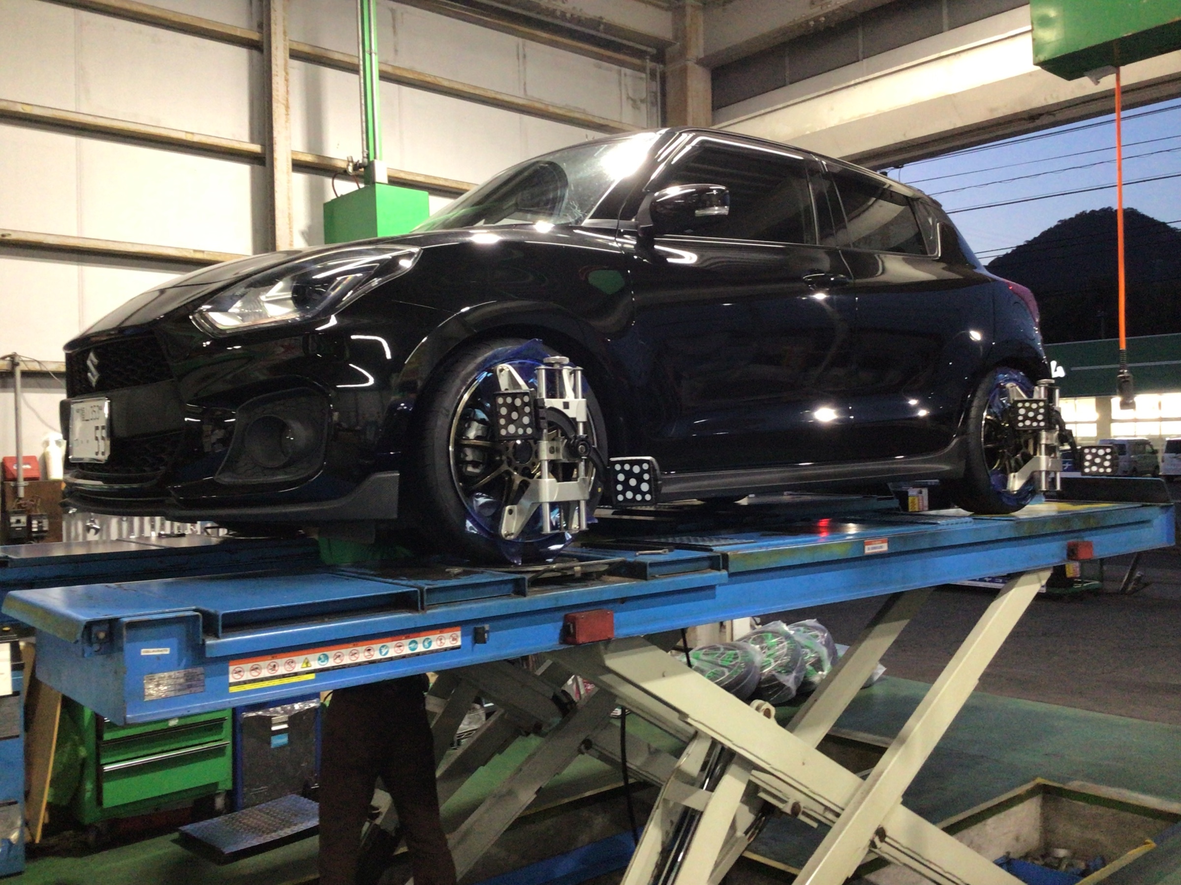 ZC33スイスポにワークZR10取り付け | 店舗おススメ情報 | タイヤ館 福山（広島県）