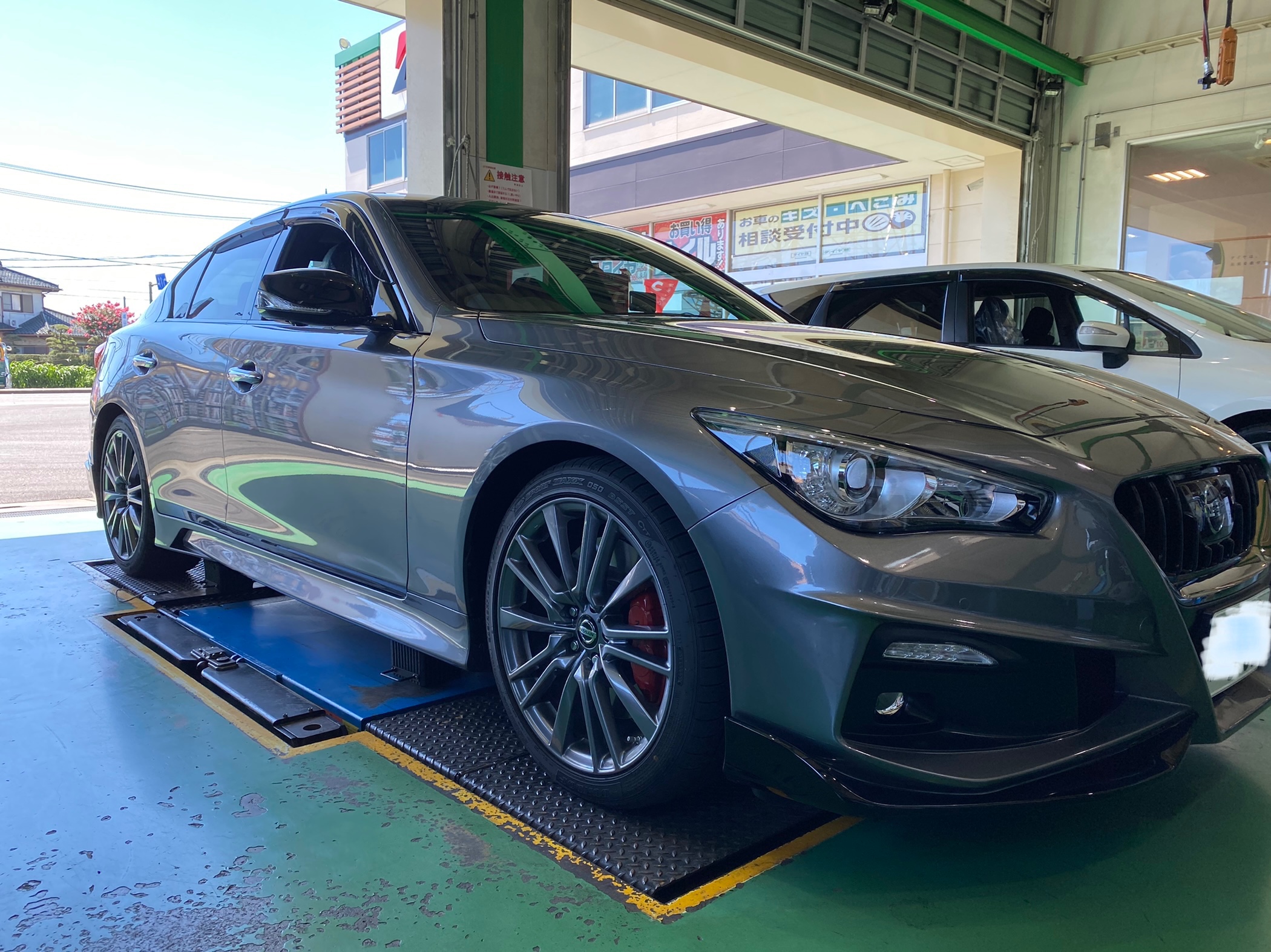 日産 400R ホイール交換 | 店舗おススメ情報 | タイヤ館 綾瀬