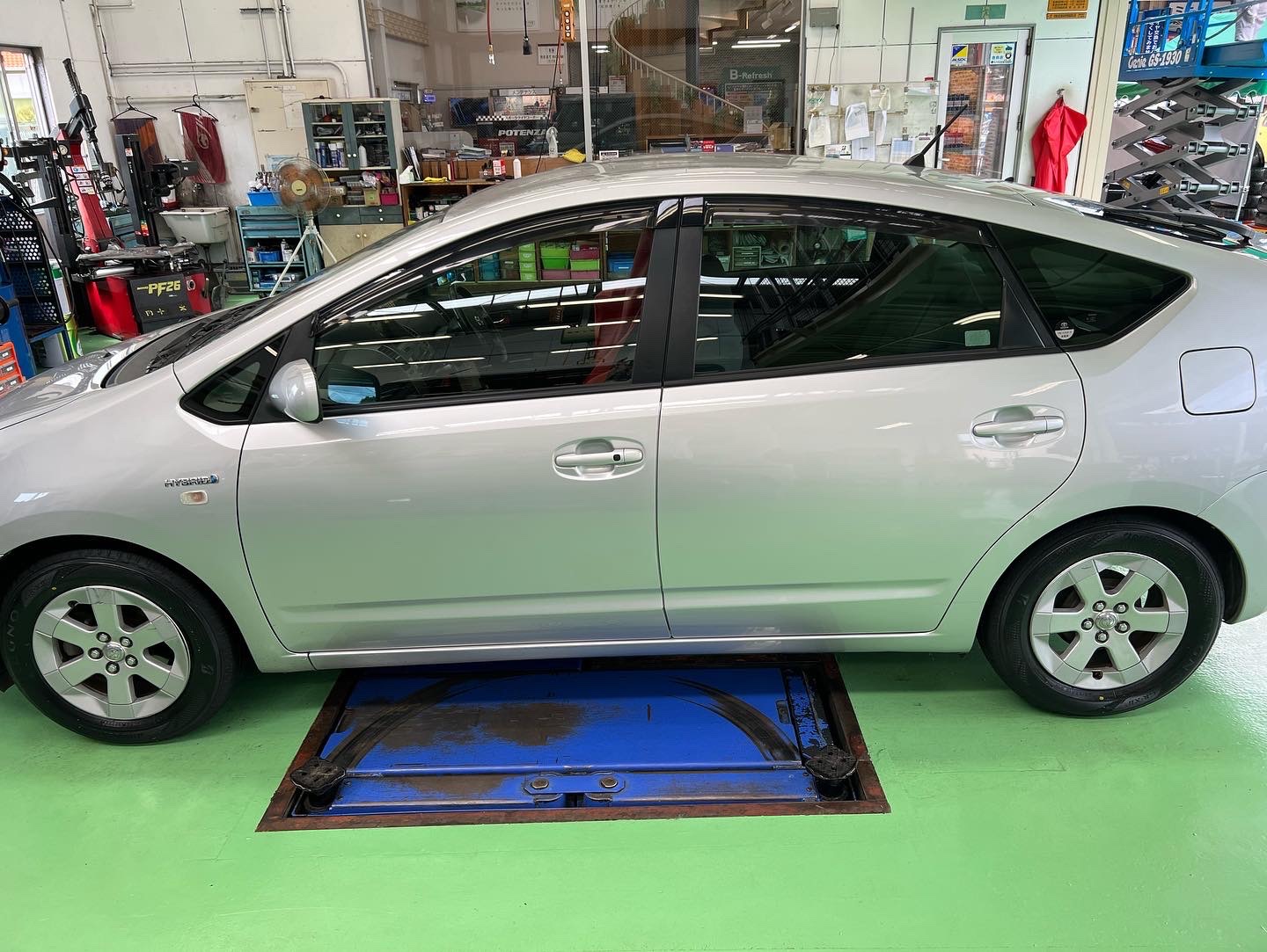 【20プリウス・NHW20・REGNO】タイヤ交換 | 店舗おススメ情報 | タイヤ館 阿見（茨城県）