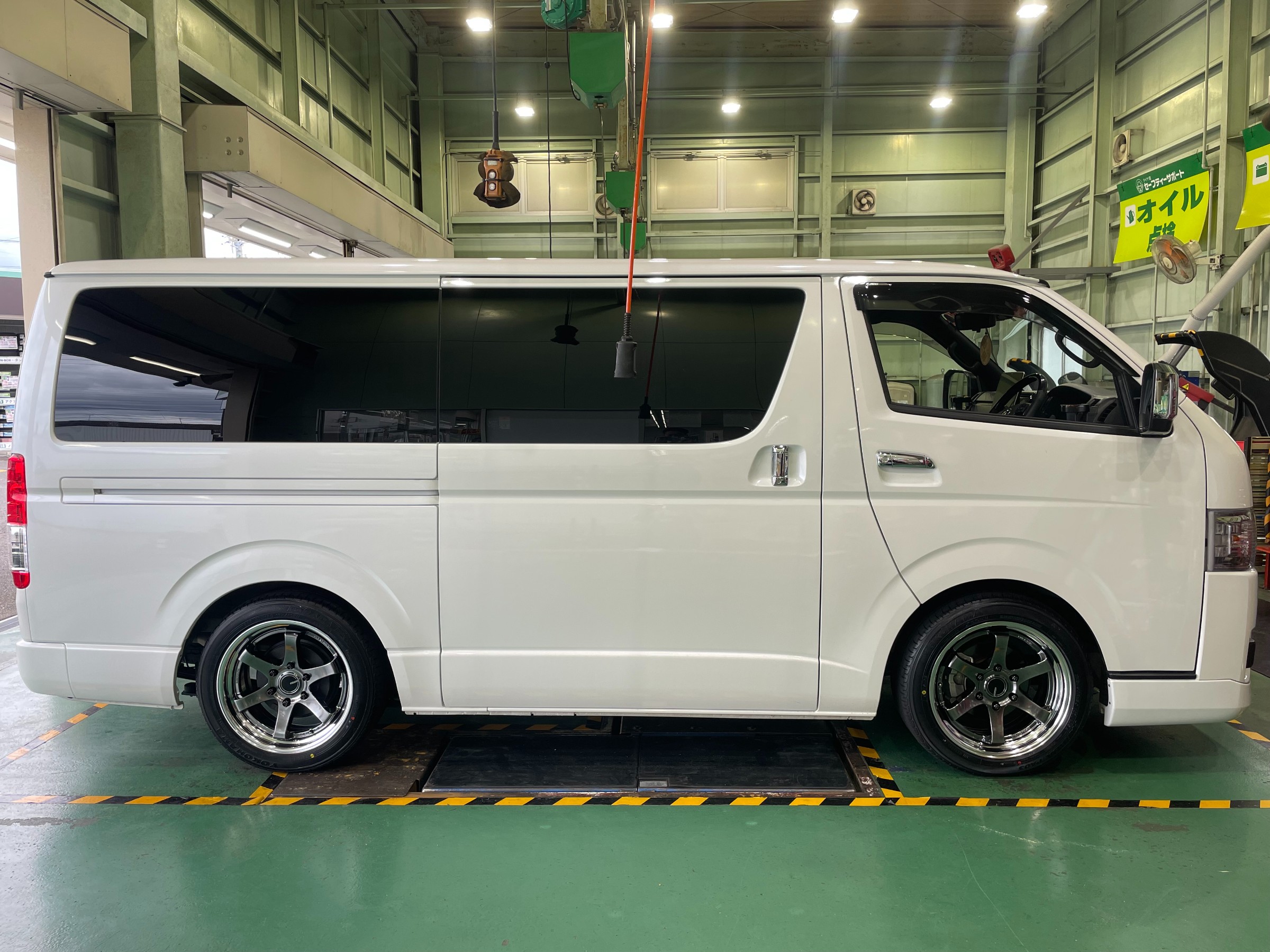 【トヨタ/ハイエース】BUAN JAPAN KB RACING2 18x8.0J アライメント調整 | トヨタ ハイエース ホイール タイヤ ...