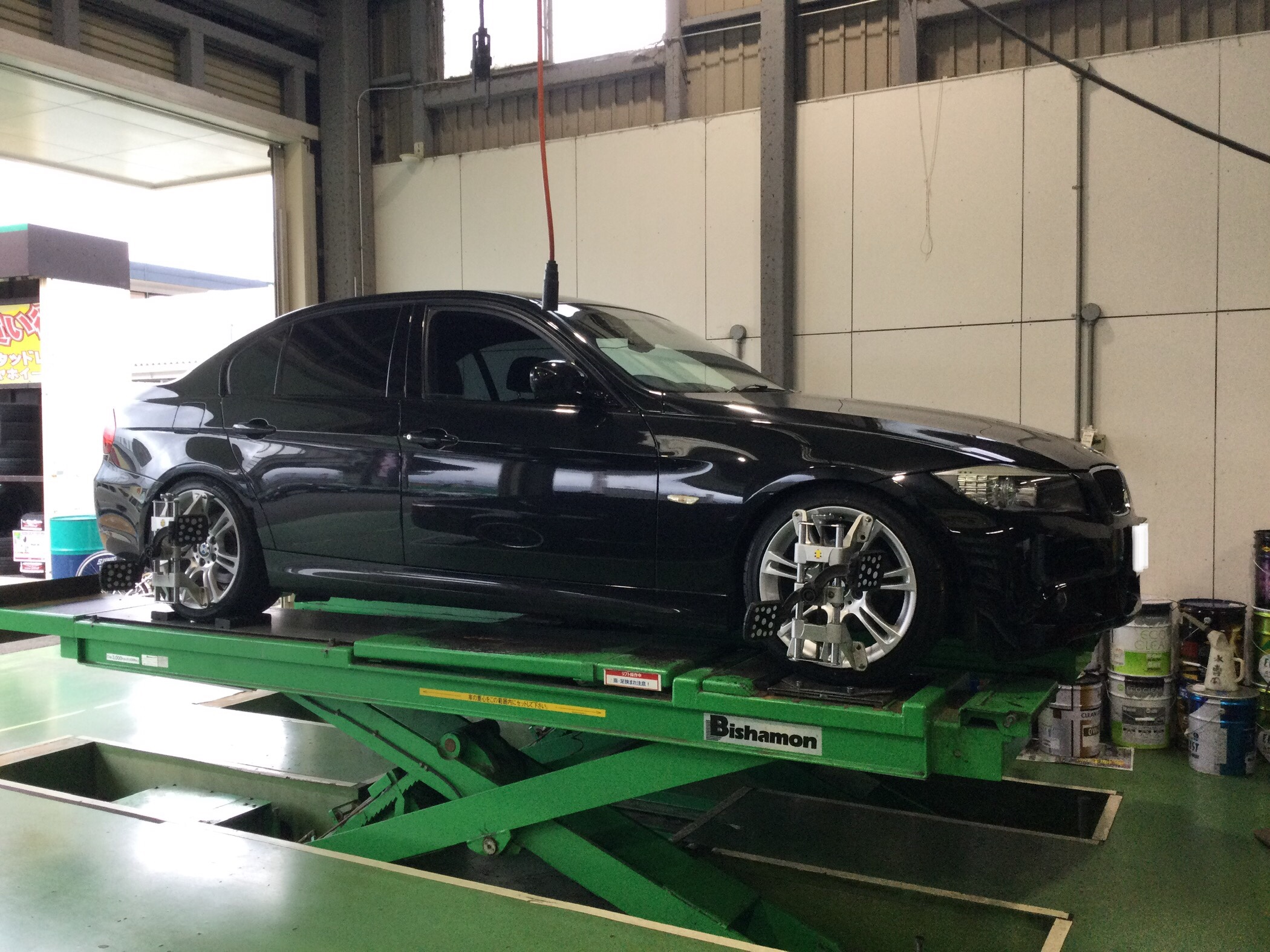 BMW E90 320i | BMW 3シリーズ タイヤ・ホイール関連 > 4輪トータルアライメント調整 | サービス事例 | タイヤ館 ...