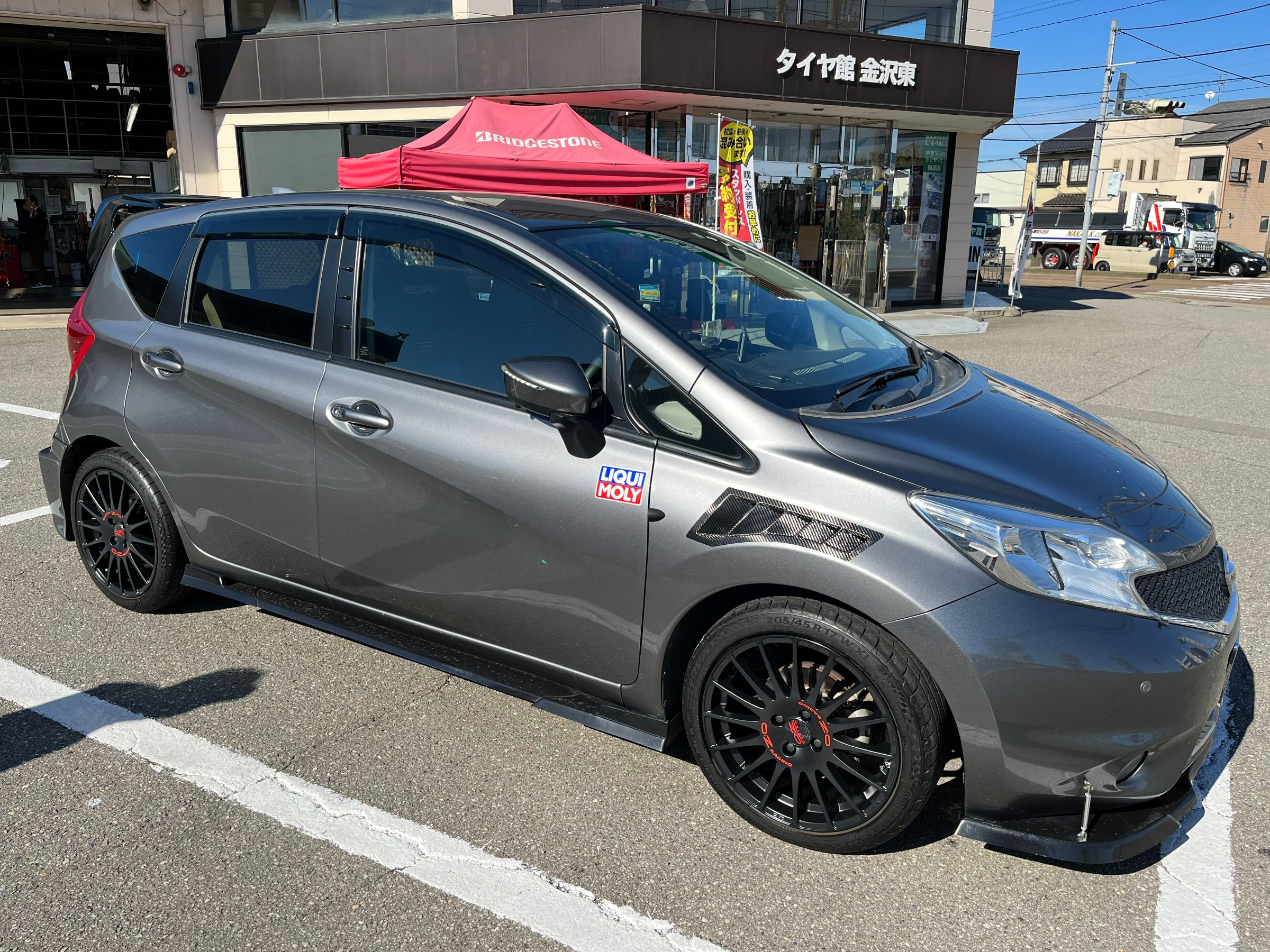 NOTE IMPULリアハーフスポイラー取付＆OZ･RACINGホイール交換 | 店舗おススメ情報 | タイヤ館 金沢東（石川県）