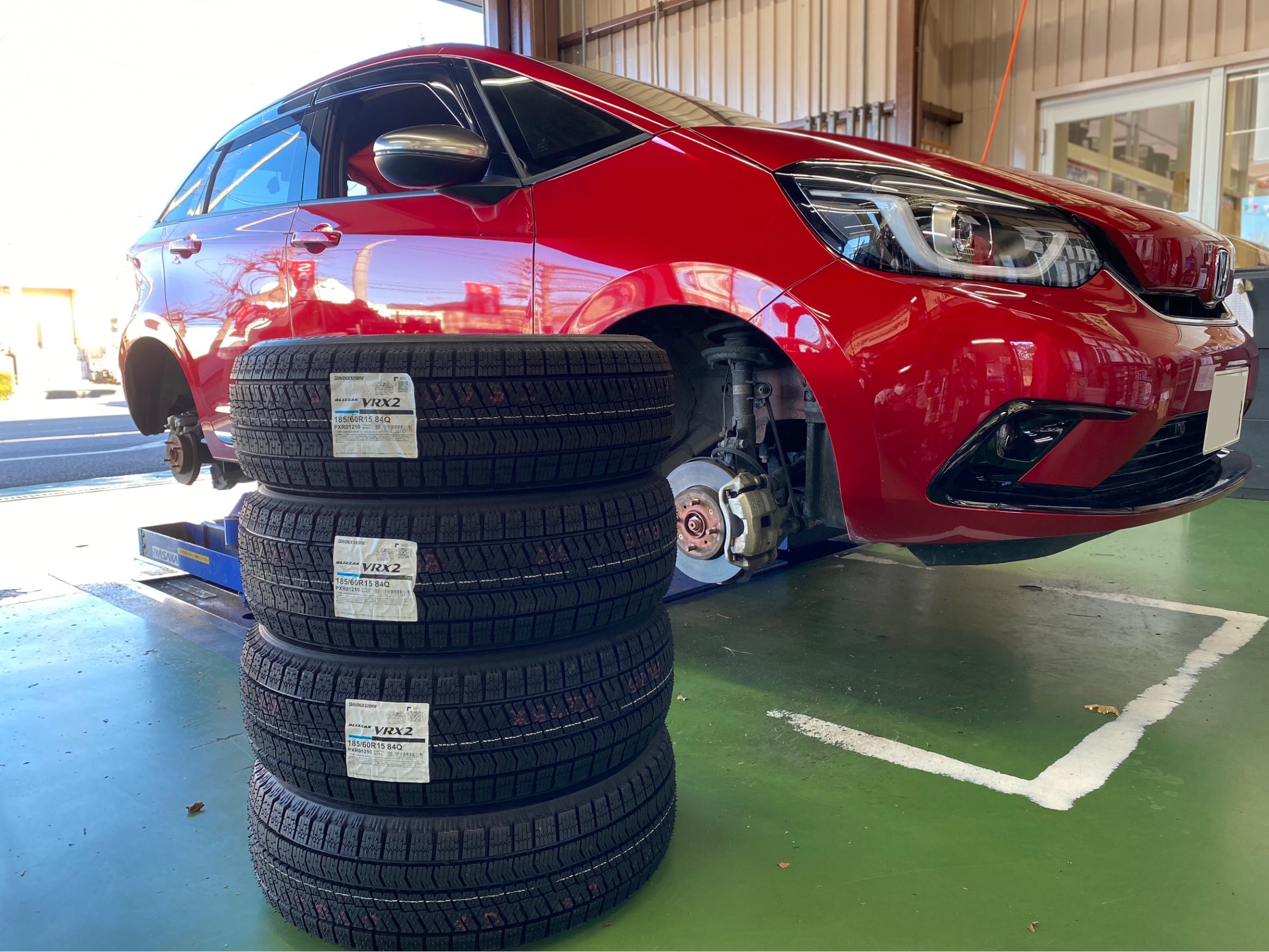 【ホンダ・フィット・GR3】スタッドレス取付★ | 店舗おススメ情報 | タイヤ館 うしく上柏田（茨城県）