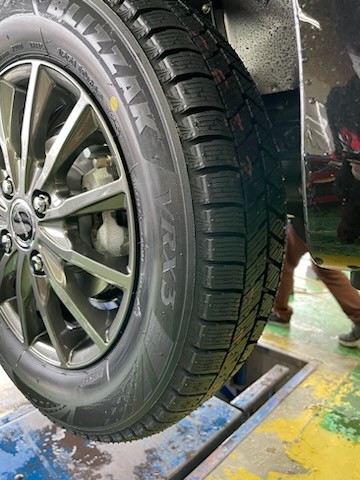 AR12ぞくぞく取付♪ ～納車後ミライースにVRX3セット～ | スタッフ日記 | タイヤ館 盛岡北 | タイヤからはじまる、トータルカーメンテナンス タイヤ館グループ