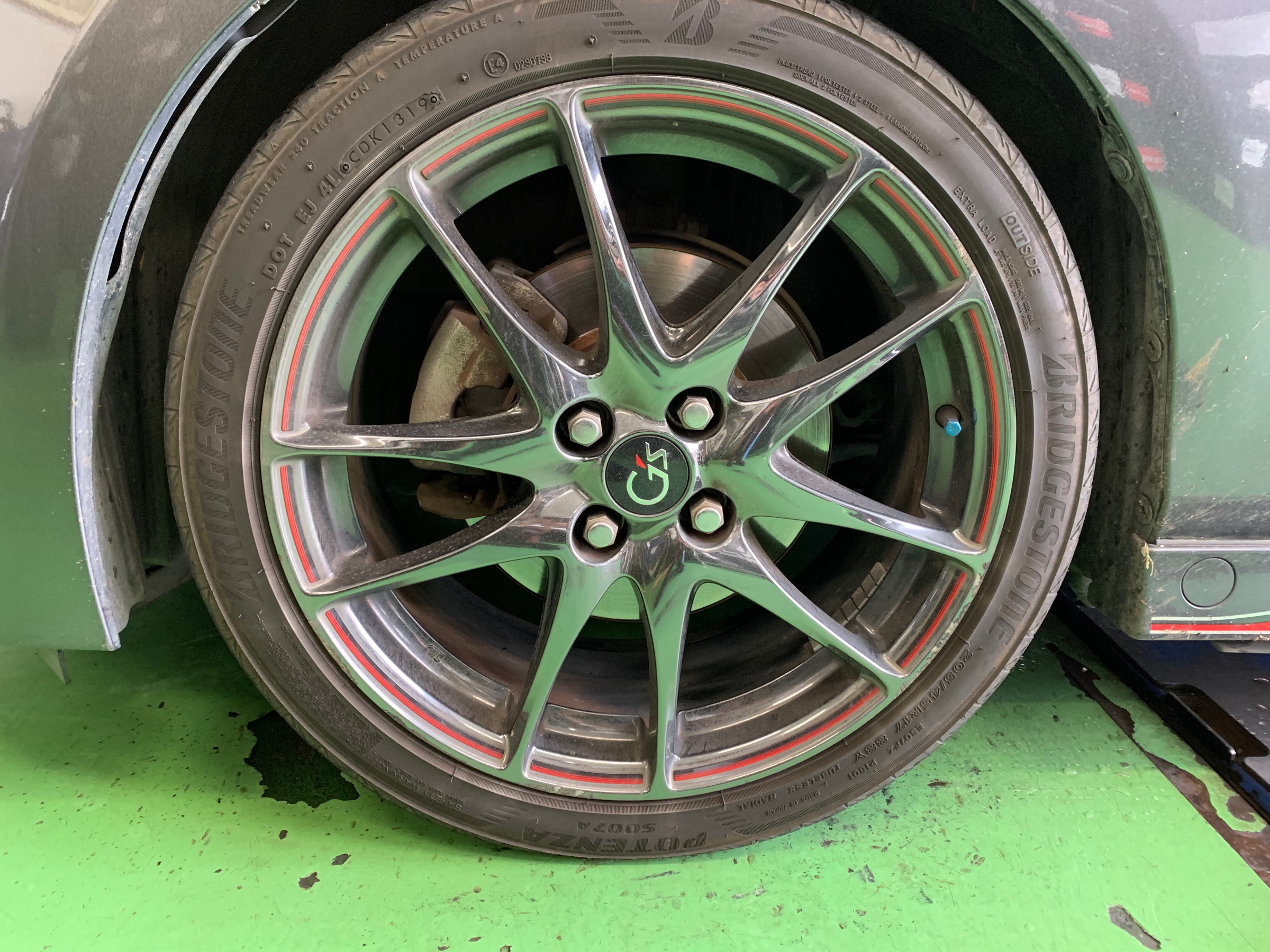 【トヨタ・NCP130・ヴィッツGR】スタッドレスタイヤVRX3取り付け | 店舗おススメ情報 | タイヤ館 土浦北インター（茨城県）