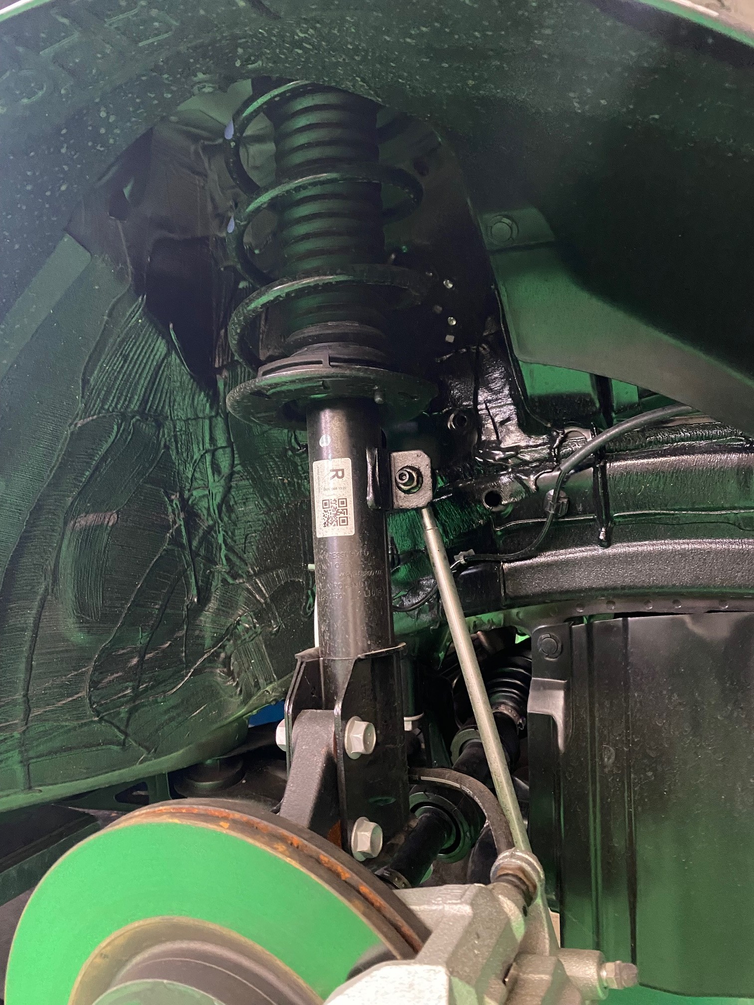 スズキ スイフト（ZC33） TEIN 車高調 フレックスZ 取付 | 店舗おススメ情報 | タイヤ館 瀬谷（神奈川県）