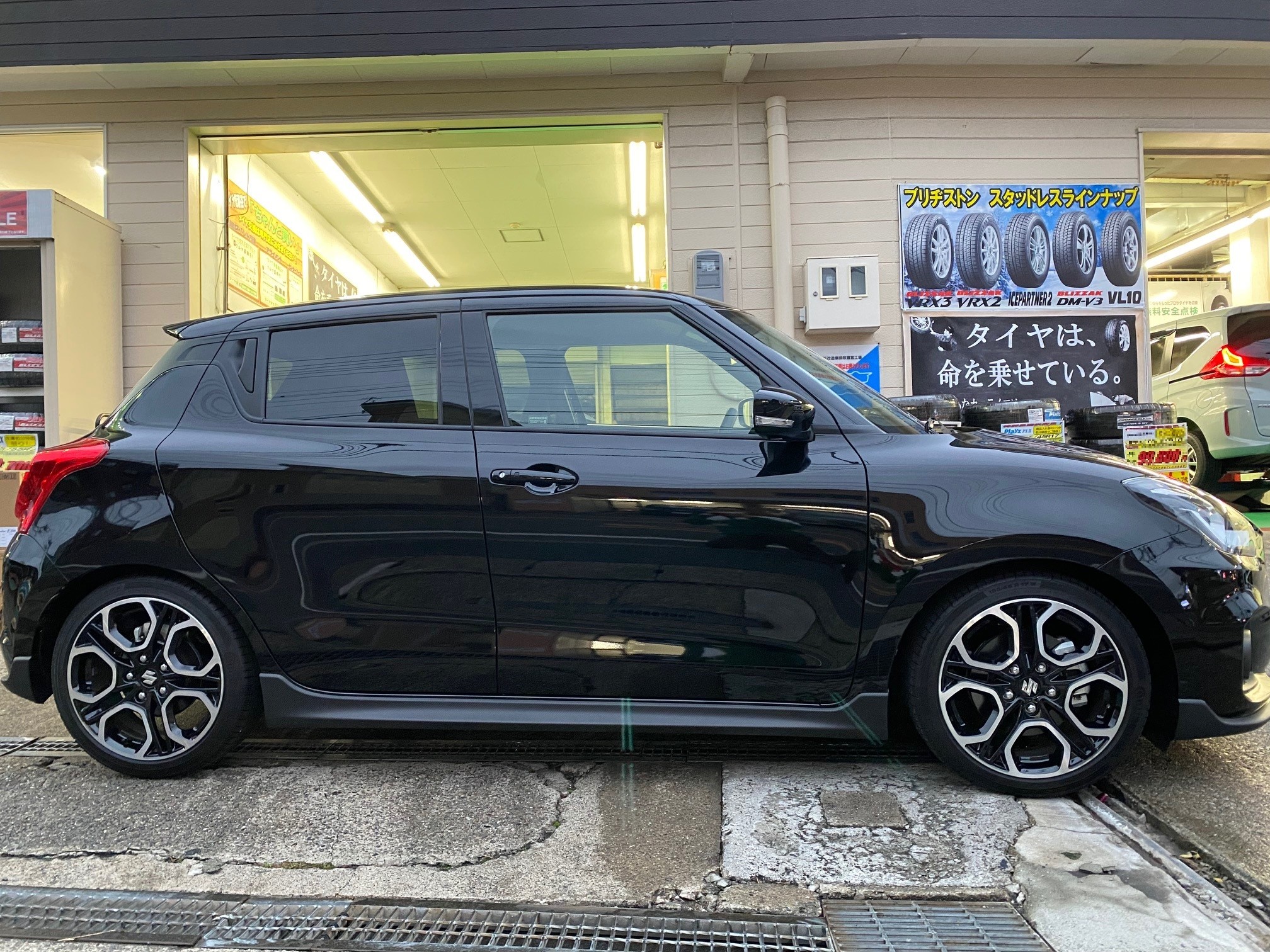 スズキ スイフト（ZC33） TEIN 車高調 フレックスZ 取付 | 店舗おススメ情報 | タイヤ館 瀬谷（神奈川県）