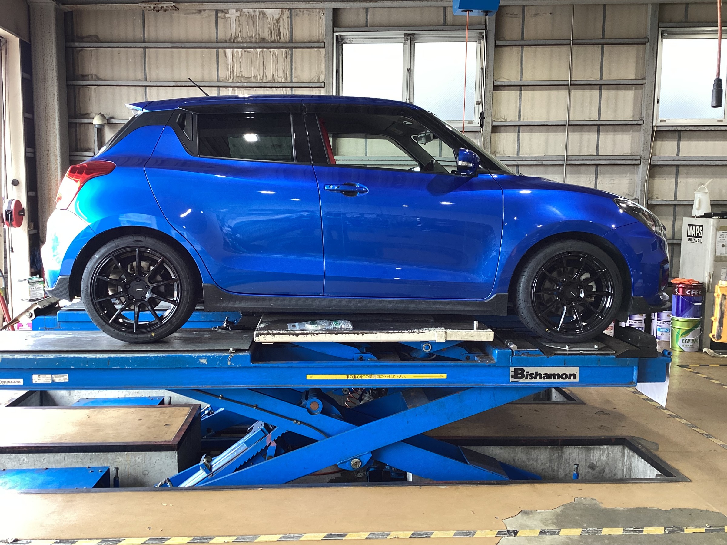 タイヤ（ブリヂストン ポテンザ アドレナリンRE004）ホイール（ポテンザSW010）交換作業 スズキ・スイフトスポーツ | 店舗おススメ情報 | タイヤ館 大府（愛知県）