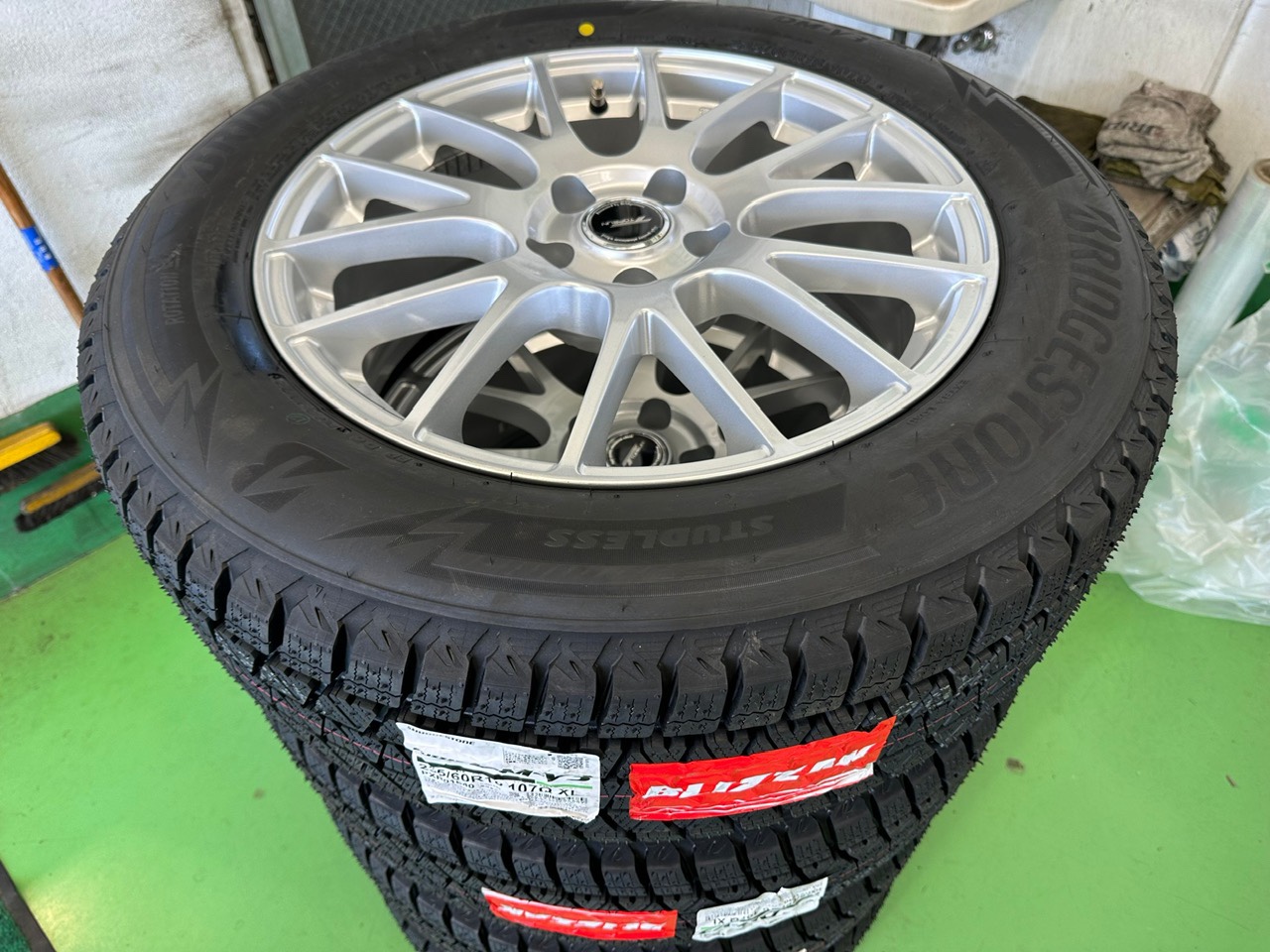 日産・エクストレイル・SNT33 】タイヤホイールセット取り付け | 店舗おススメ情報 | タイヤ館 土浦北インター（茨城県）