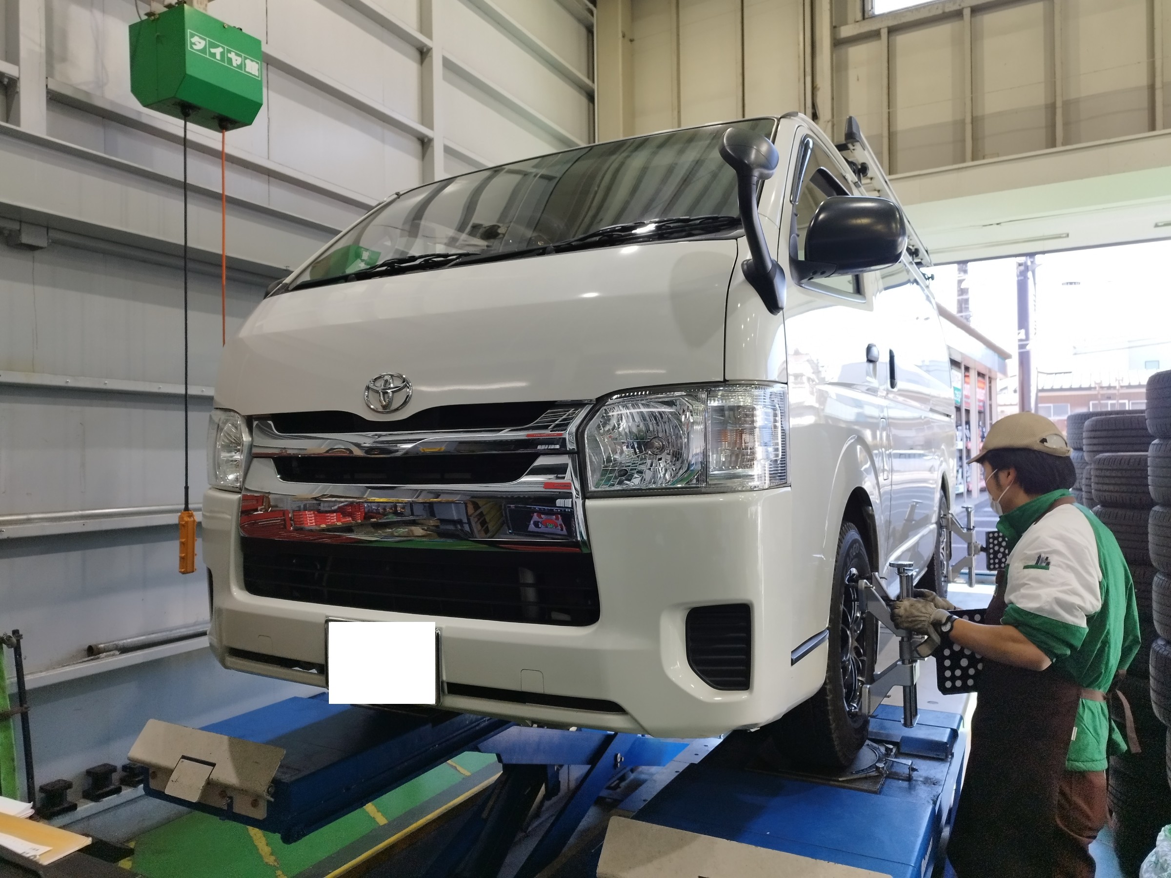 トヨタ ハイエース KDH206型 アライメント調整 | 店舗おススメ情報 | タイヤ館 吉田（山梨県）