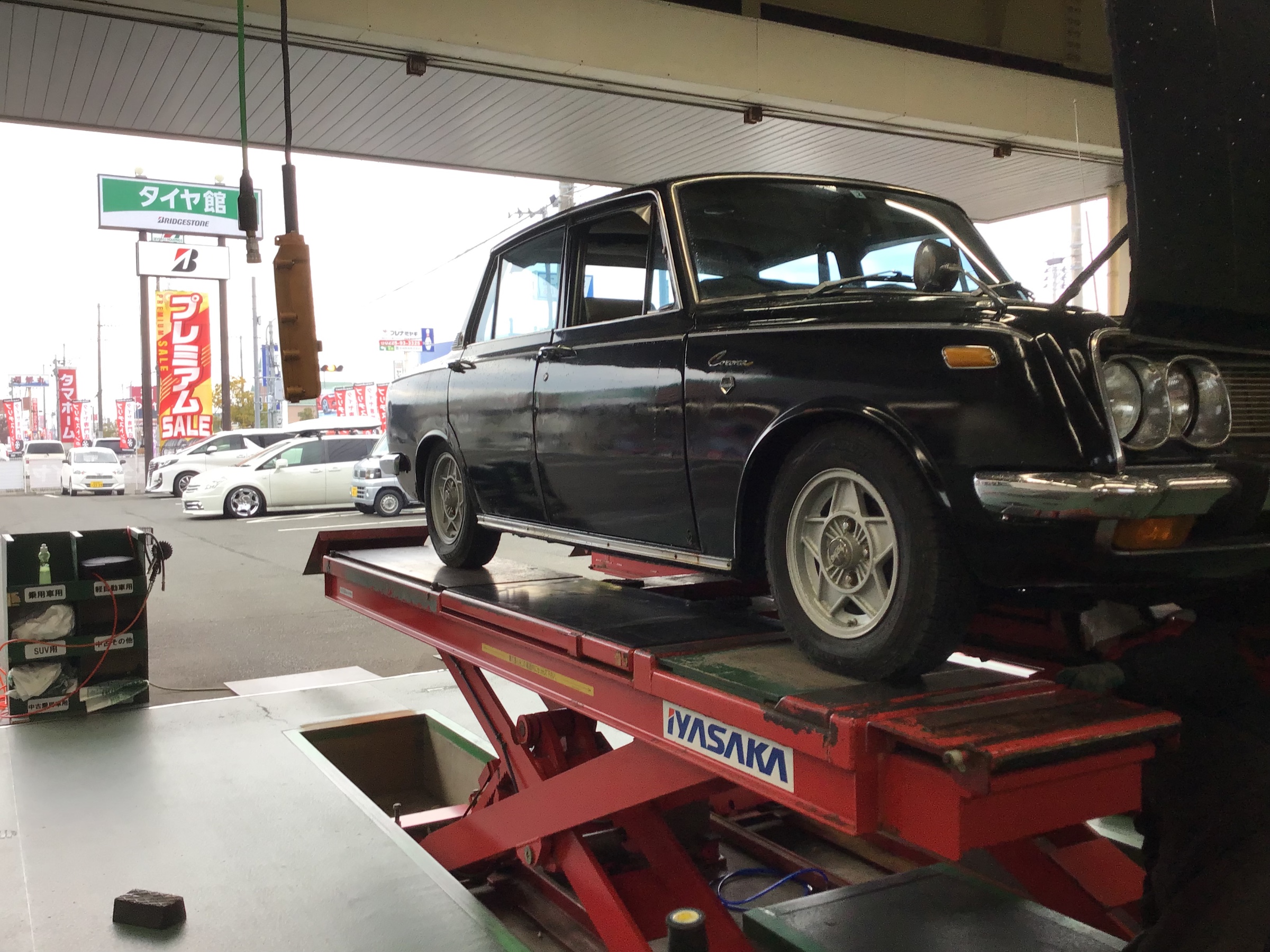 トヨタ RT40コロナ（旧車）エンジンオイル交換 撥水ガラスコート タイヤ館石巻あけぼの | 店舗おススメ情報 | タイヤ館 石巻あけぼの（宮城県）