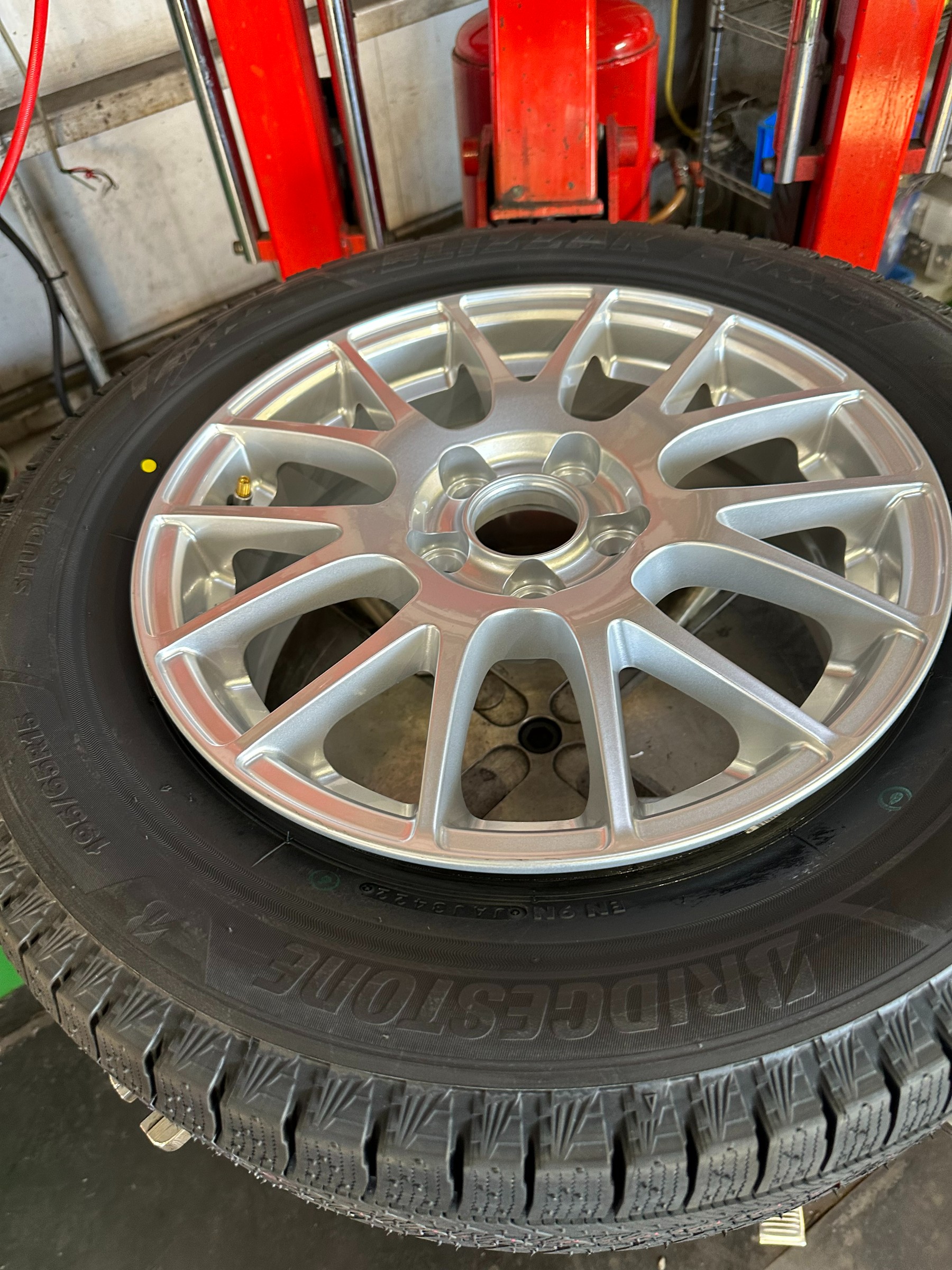 TOYOTA 30プリウス VRX3装着 | 店舗おススメ情報 | タイヤ館 湯村（山梨県）