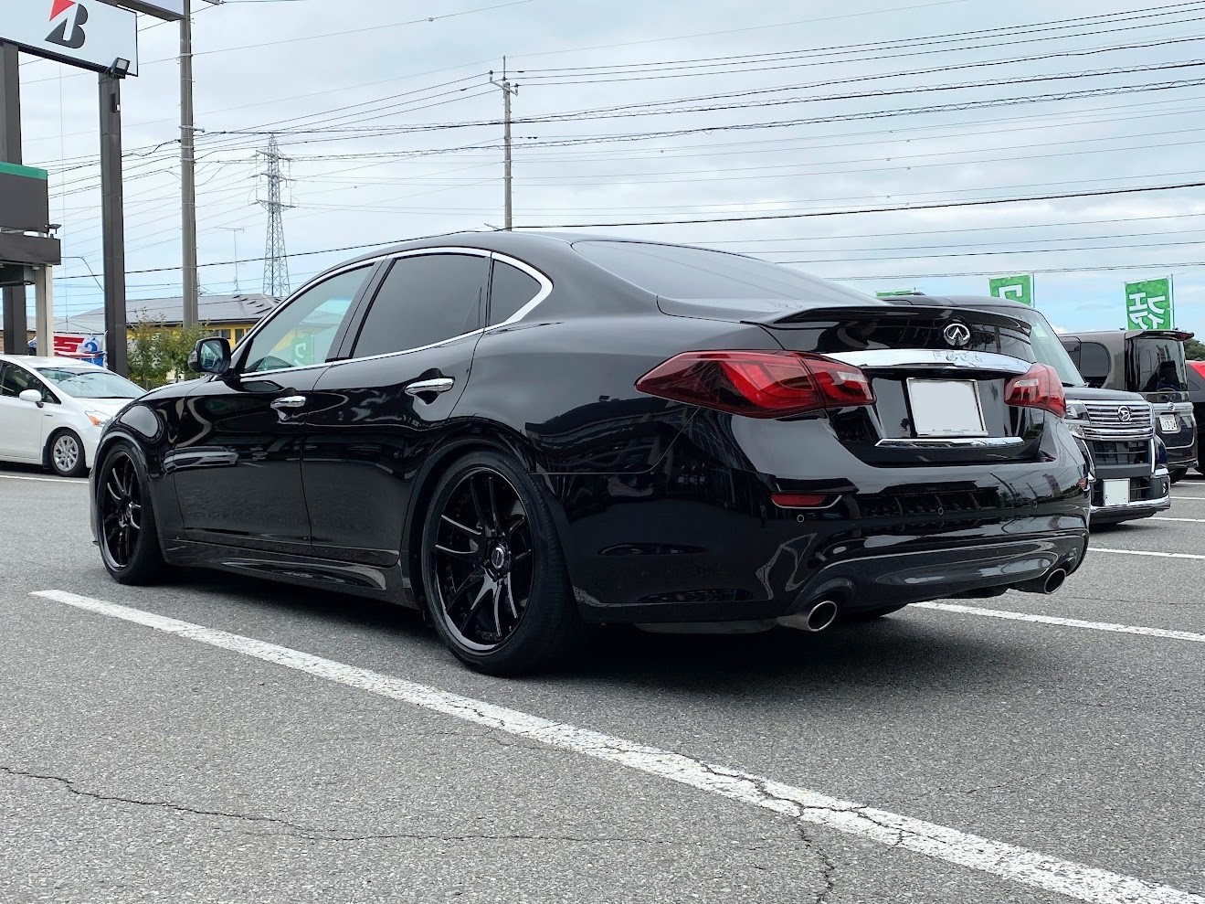 日産 フーガ Y51 【アルミホイール 取付】 | 店舗おススメ情報 | タイヤ館 つくば谷田部（茨城県）