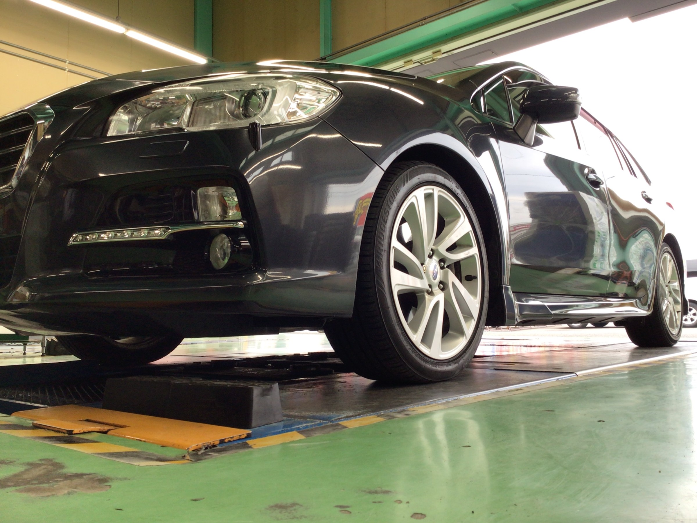 レヴォーグ(VM4)18インチ アルミホイール交換♪♪ | 店舗おススメ情報 | タイヤ館 岩出（和歌山県）