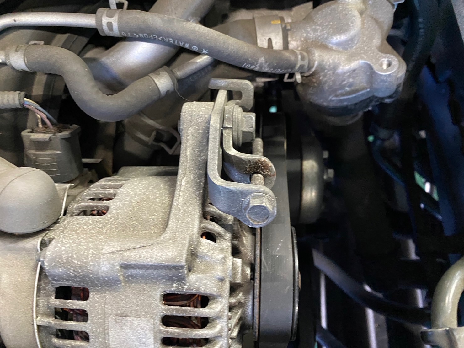 【ダイハツ・ハイゼット・S321V】オルタネーター交換★ | 店舗おススメ情報 | タイヤ館 うしく上柏田（茨城県）