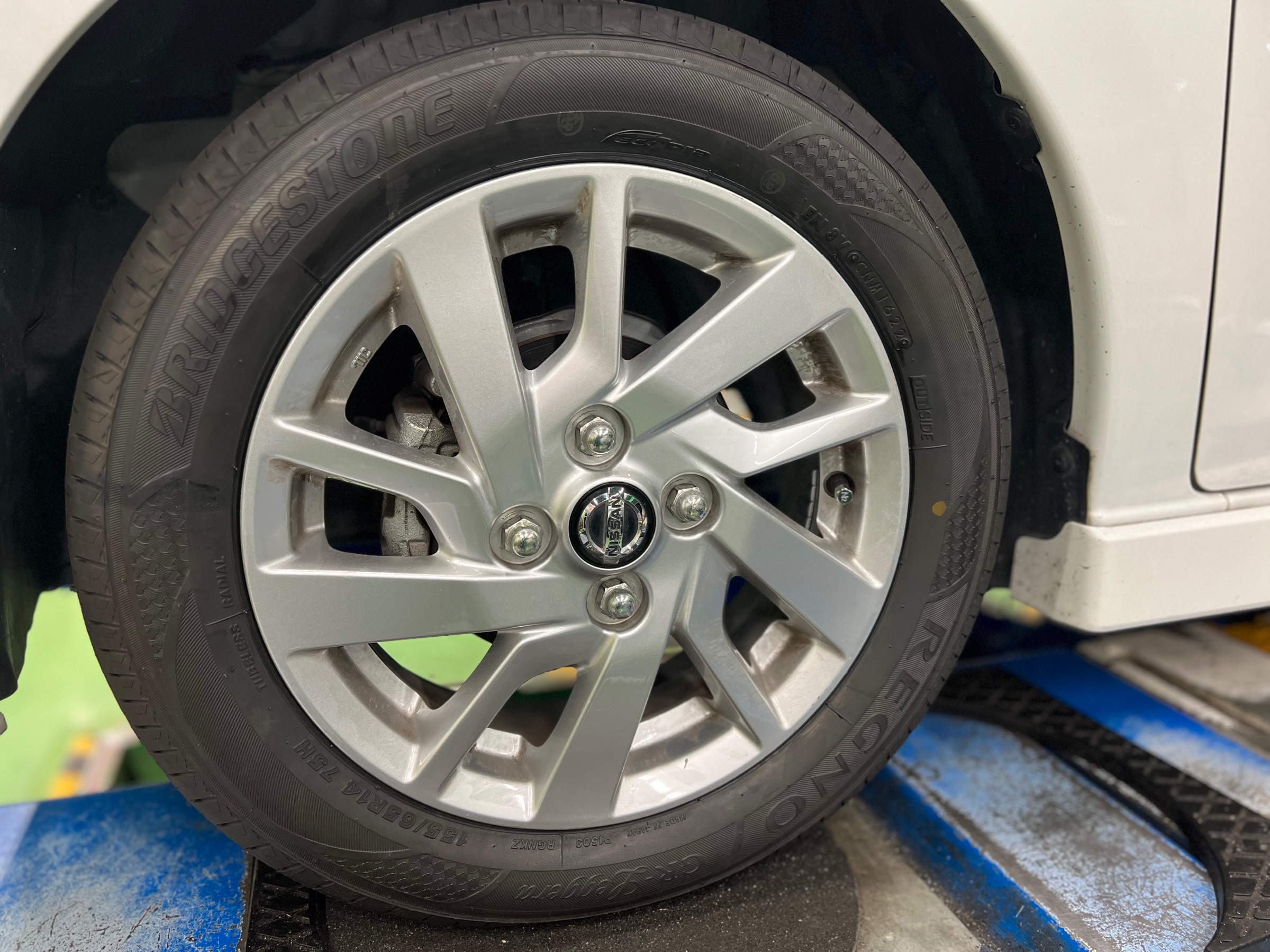 軽自動車にも快適性を。日産 デイズ B44W にレグノを装着(=ﾟωﾟ)ﾉ | 店舗おススメ情報 | タイヤ館 京田辺（京都府）