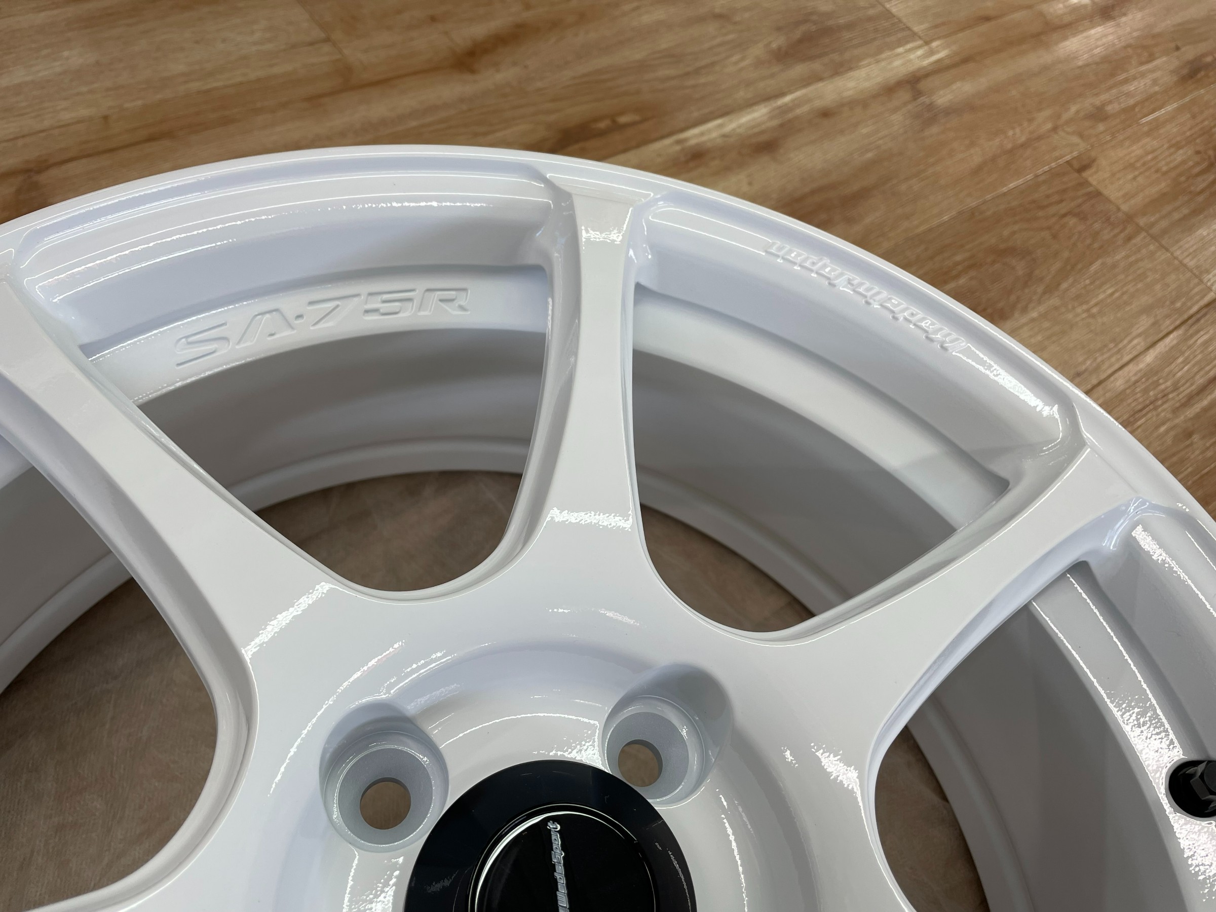 【ウェッズスポーツ】数量限定 SA-75R ホワイトバージョン 【展示アリ】 | 店舗おススメ情報 | タイヤ館 青森（青森県）