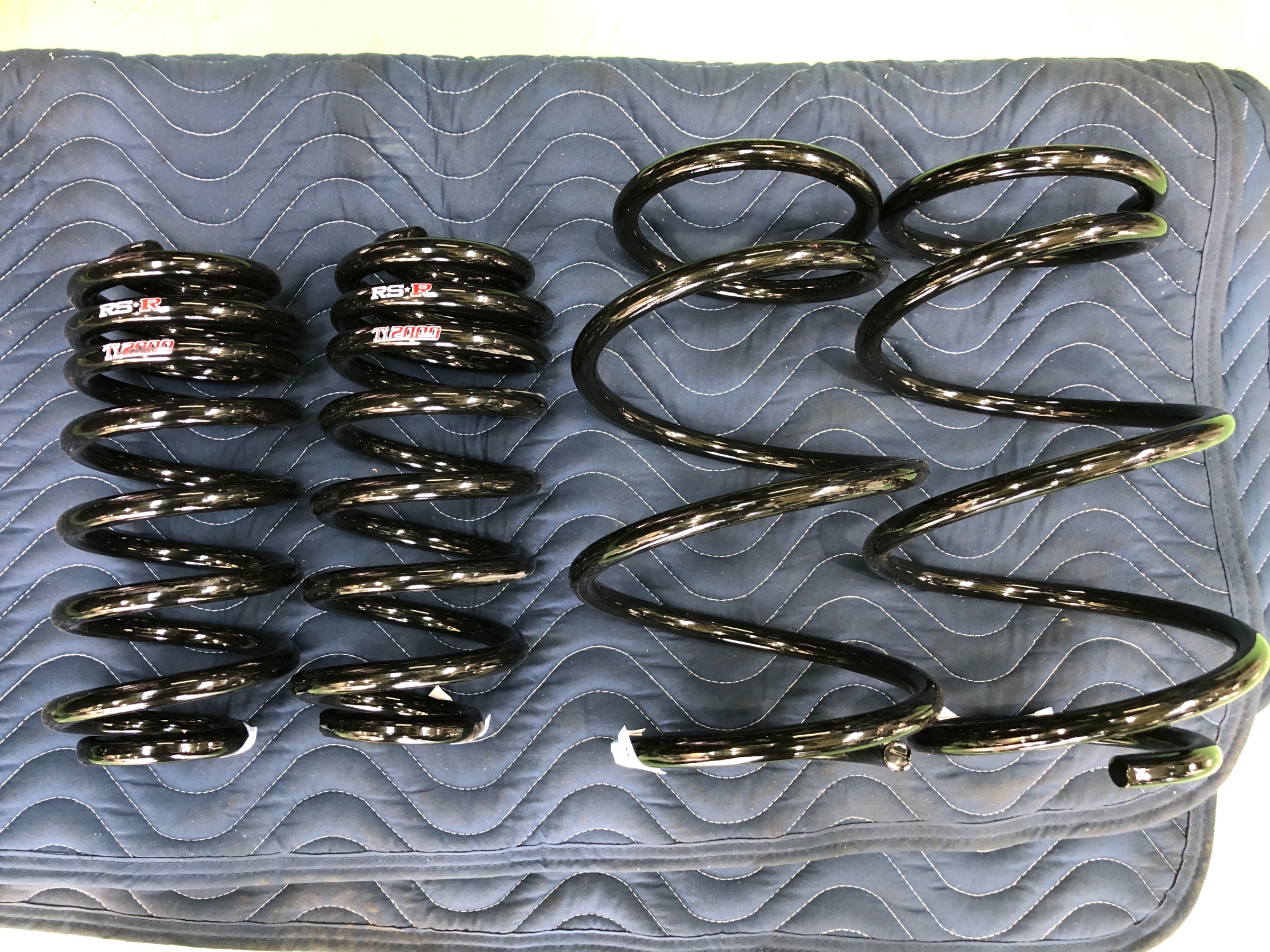 90VOXYにRS-RダウンサスTi2000＆RAYS VERSUS VV21S YNJ カラー19インチ取り付け♪ | 店舗おススメ情報 | タイヤ館 堺北（大阪府）