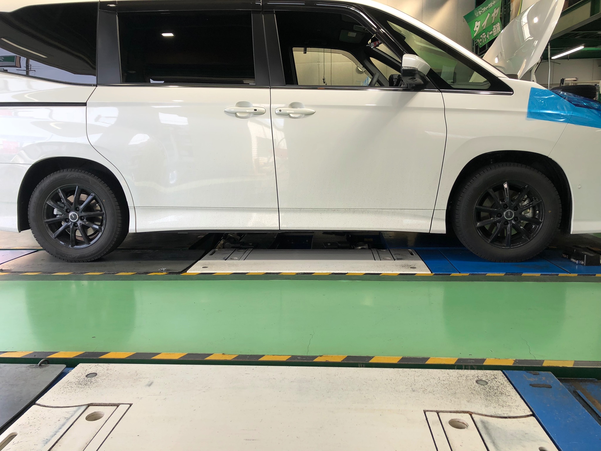 90VOXYにRS-RダウンサスTi2000＆RAYS VERSUS VV21S YNJ カラー19インチ取り付け♪ | 店舗おススメ情報 | タイヤ館 堺北（大阪府）