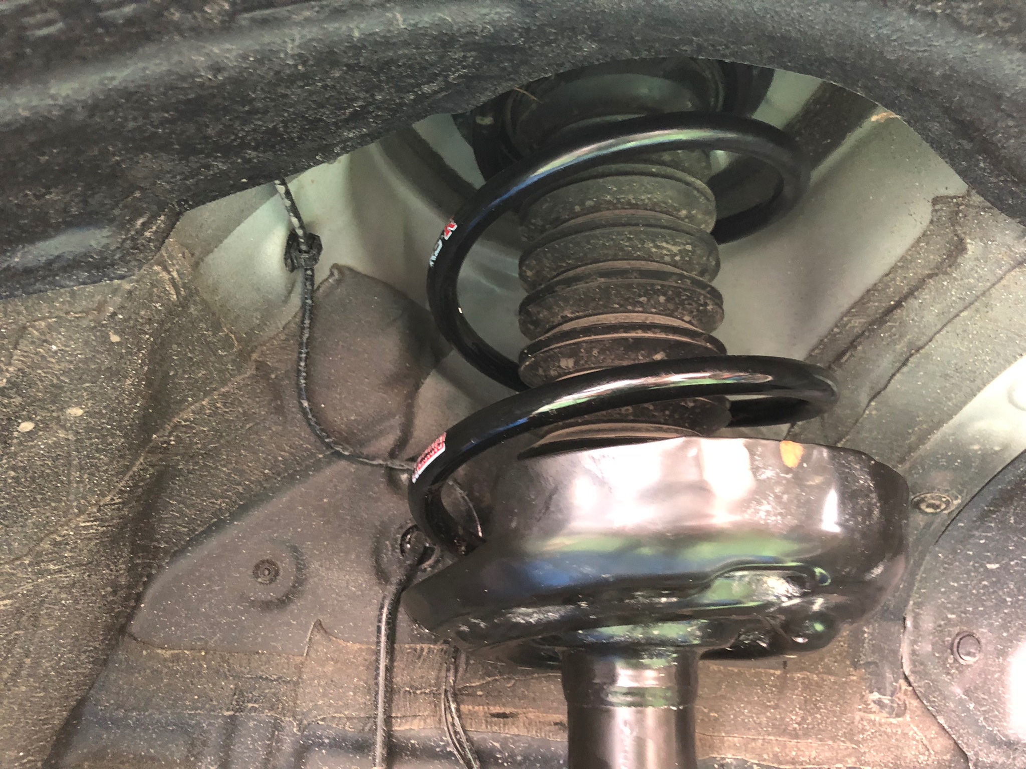 90VOXYにRS-RダウンサスTi2000＆RAYS VERSUS VV21S YNJ カラー19インチ取り付け♪ | 店舗おススメ情報 | タイヤ館 堺北（大阪府）